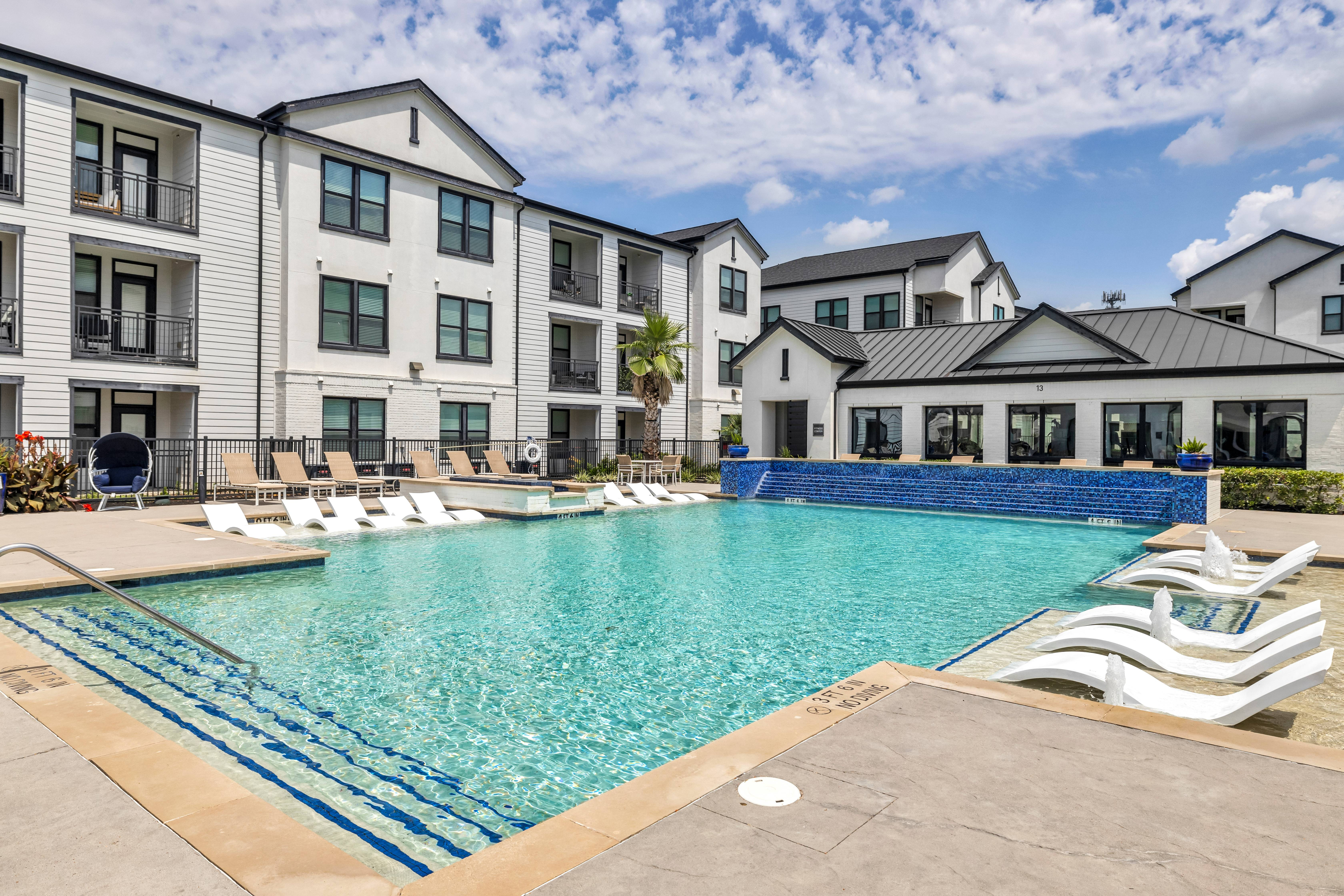 1 - 3 Bed Apartments - Check Availability | The Peri on Westheimer