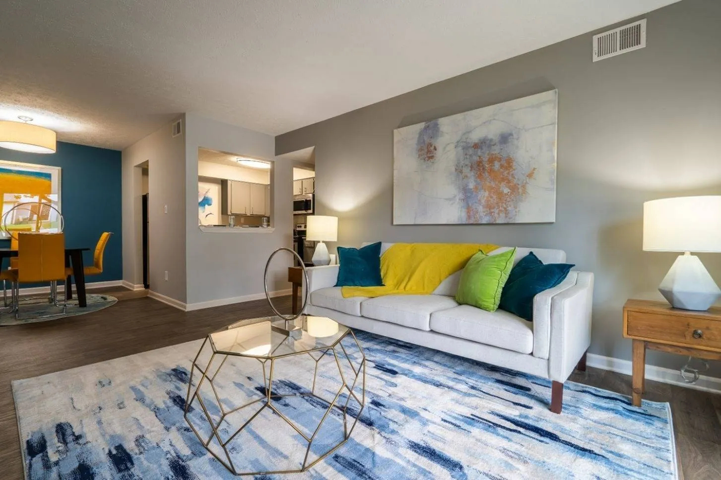 Photos & Tours | Ashton Brook Apartments near Louisville