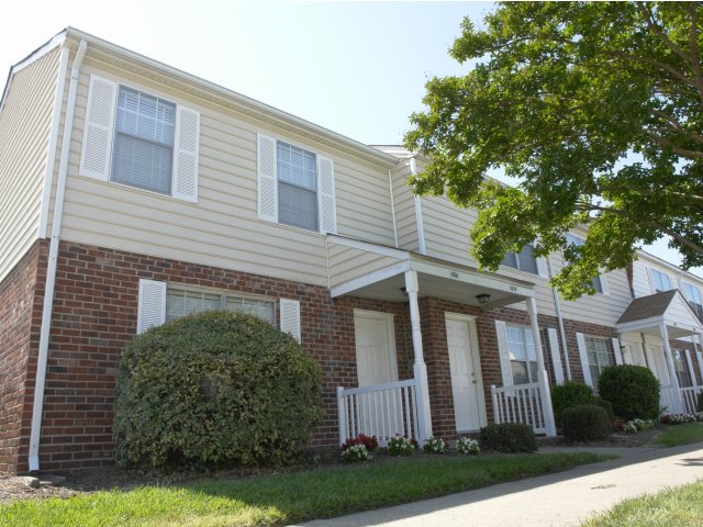 View Photos | COLLEGE SQUARE APARTMENTS