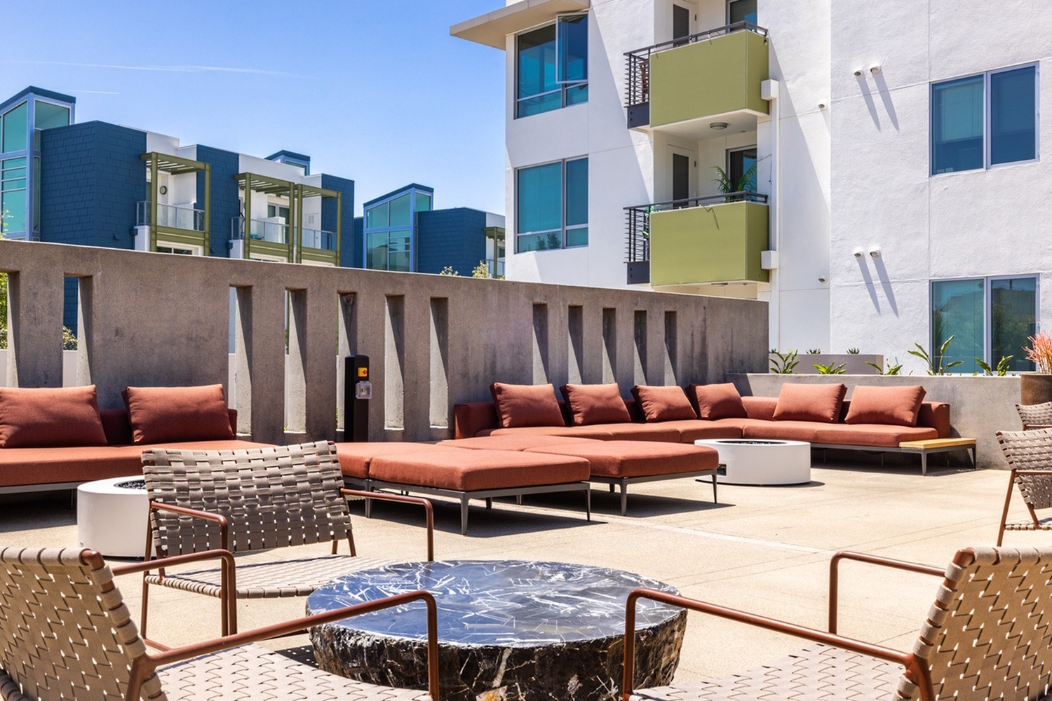 Photos & Virtual Tour | Brio Apartments | Glendale, CA Apartments
