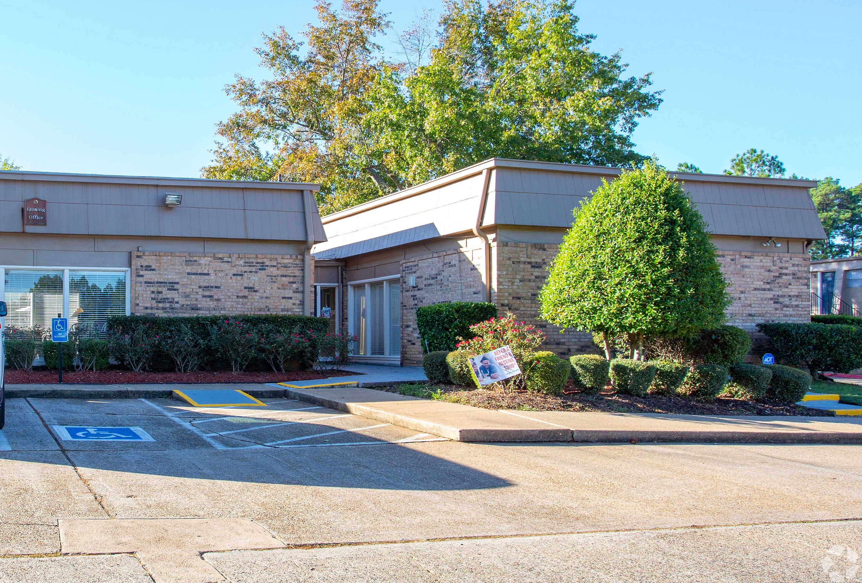View Photos | South Pointe Apartments