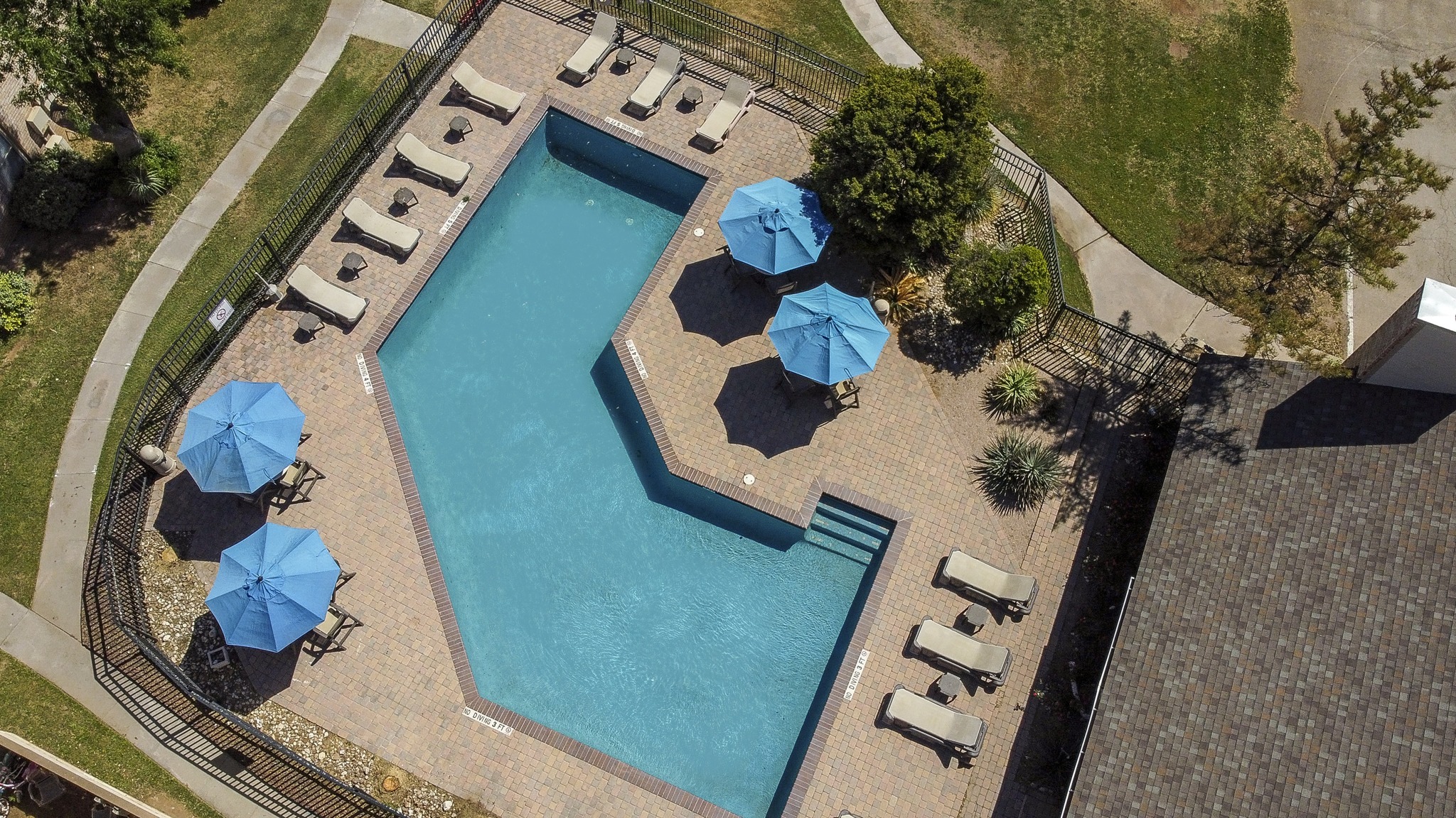 View Photos | Hemingway House Apartments