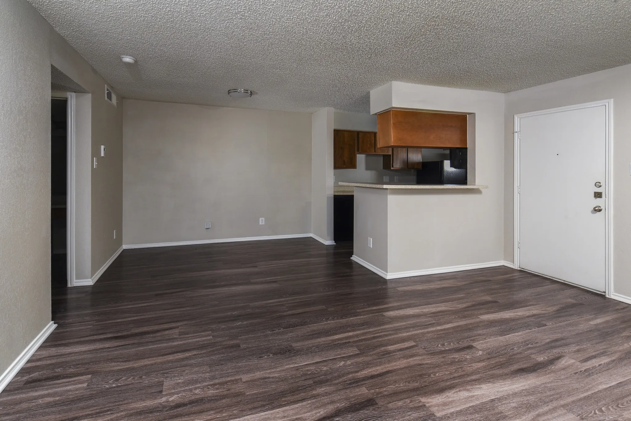 View Photos | Remington House Apartments