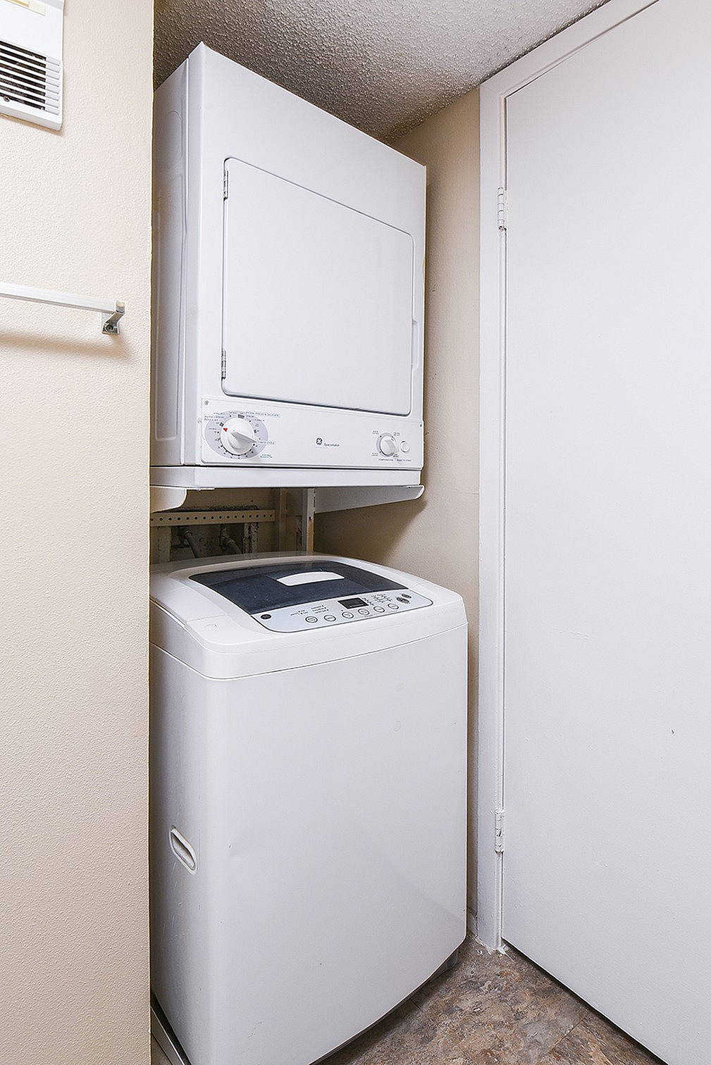 View Photos | Riverstone Apartments