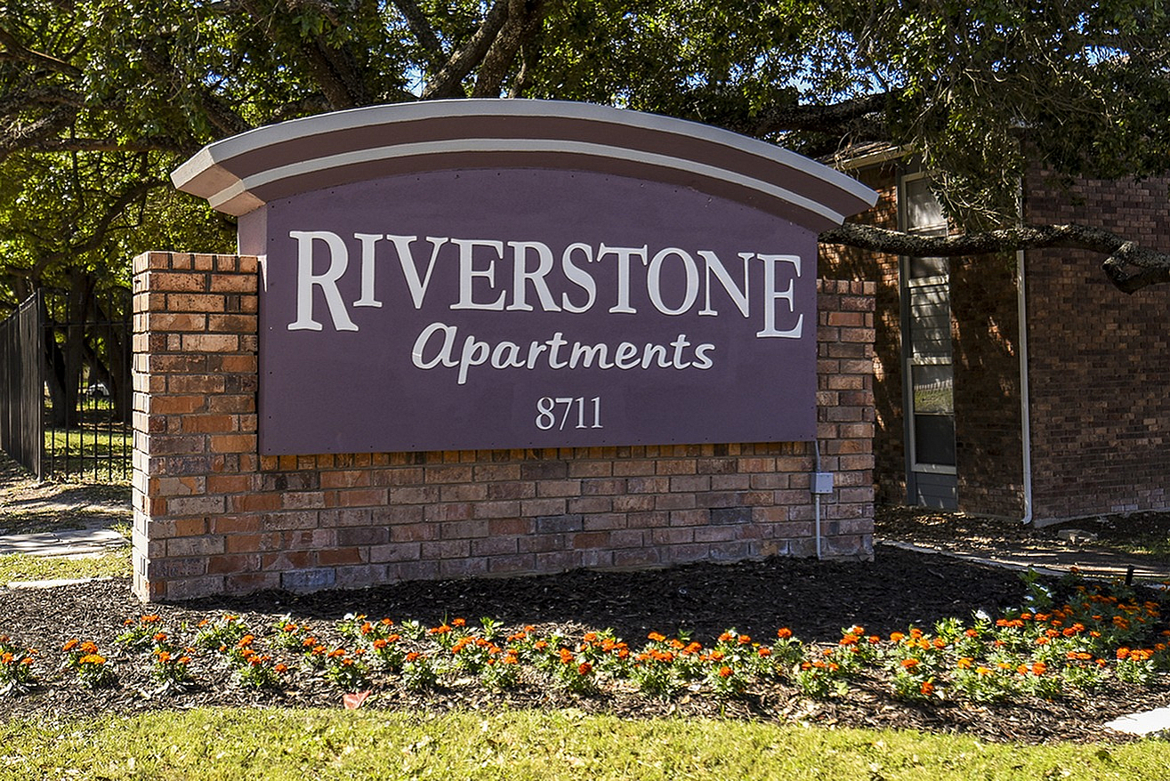View Photos | Riverstone Apartments