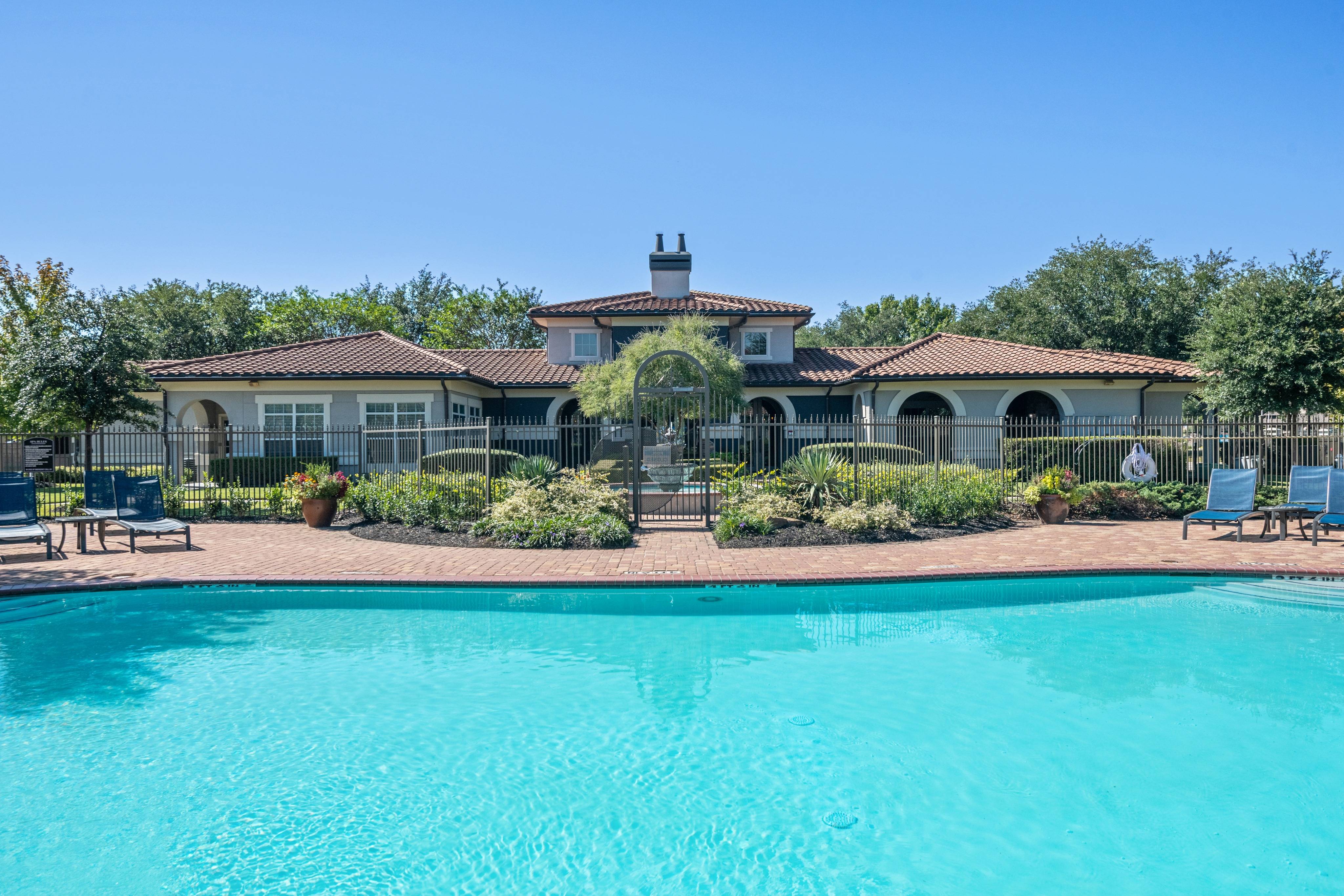 See What's Nearby | The Pointe at Vista Ridge Apartments
