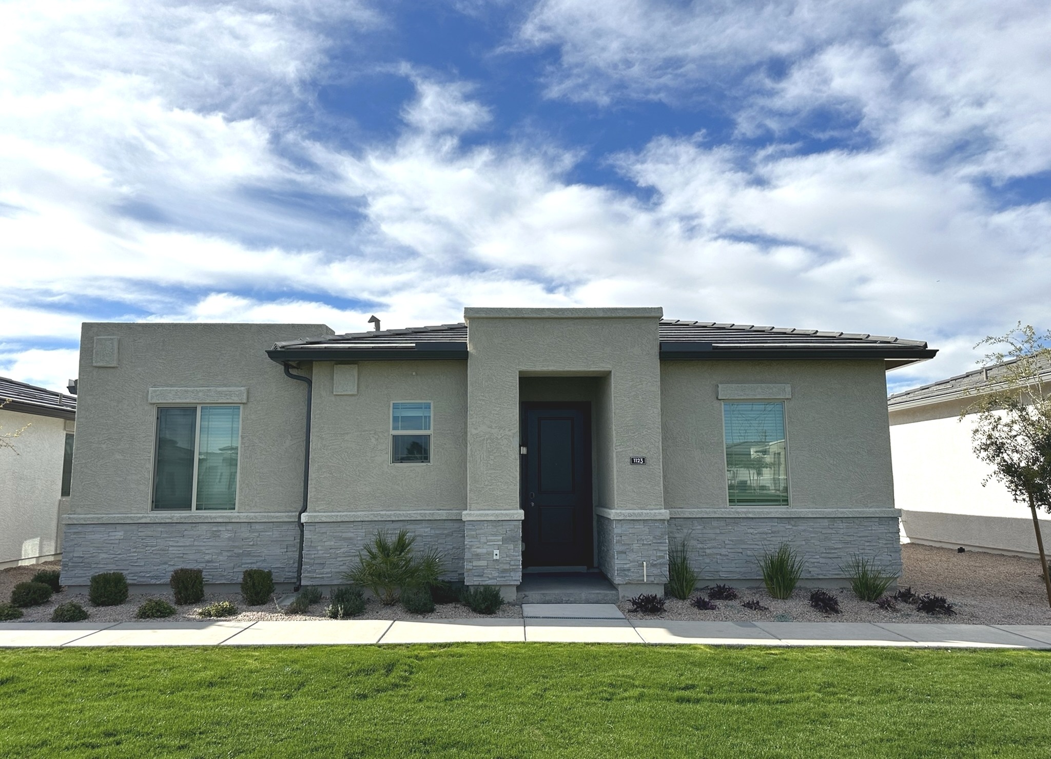 View Photos | The Logan at Ellsworth