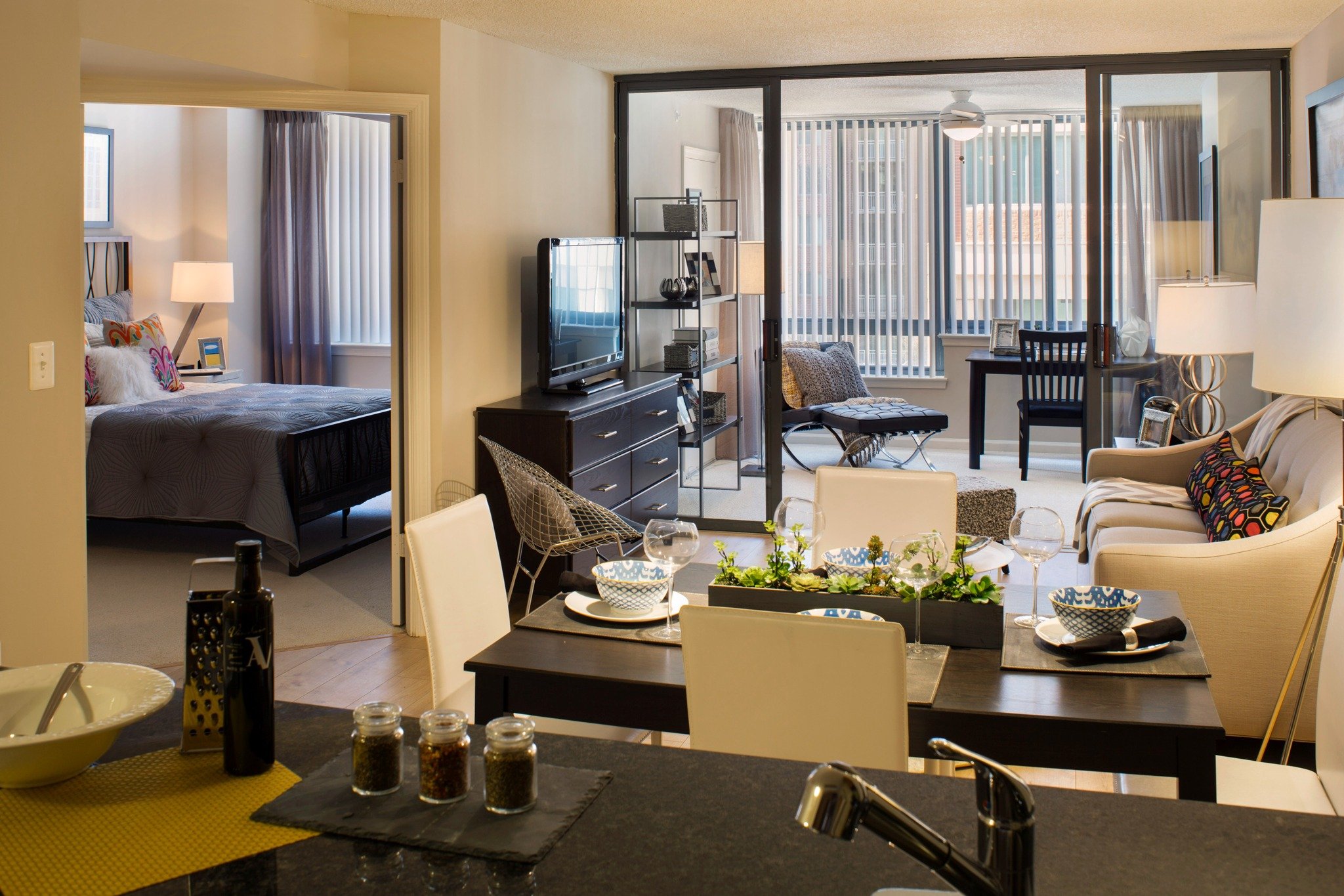 Take A Virtual Tour | Meridian at Courthouse Commons | Arlington VA ...