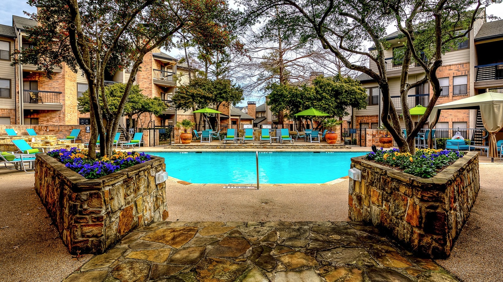 Spring Parc | Apartments In Dallas, TX