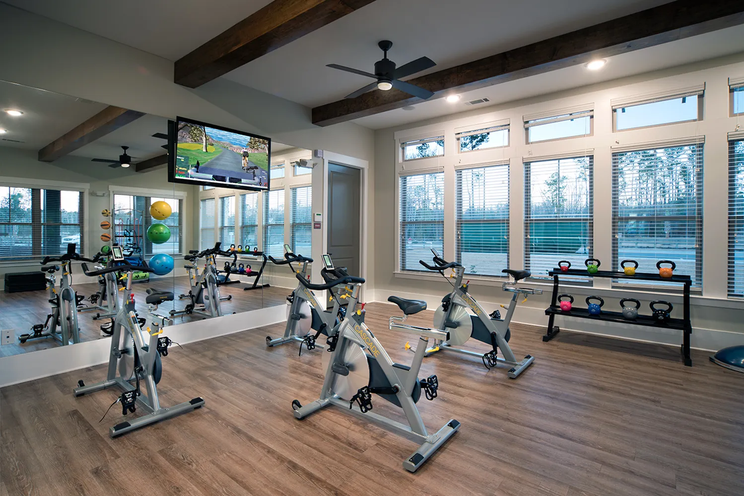 View Photos & Take A Virtual Tour | One Hampton Lake