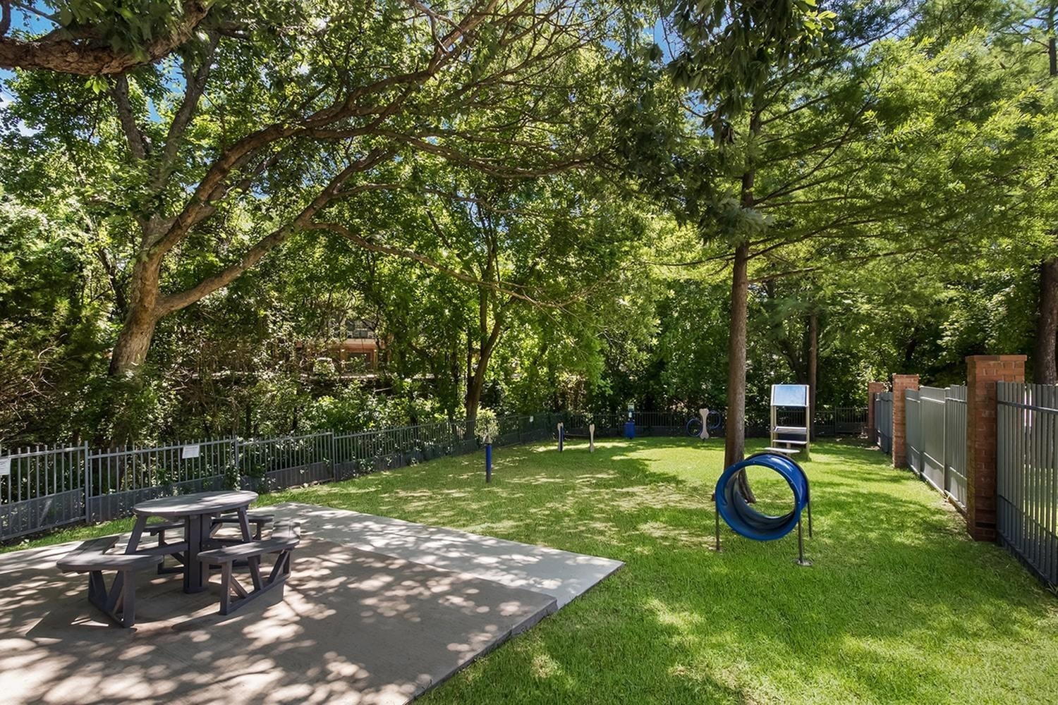 View Photos | Retreat at Spring Park