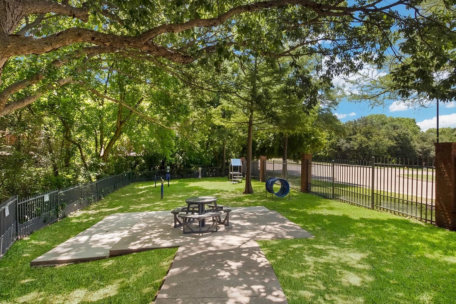 View Photos | Retreat at Spring Park