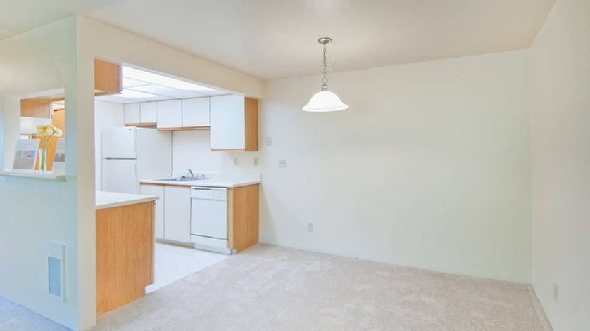 Shoreline Washington Apartments | Ballinger Commons