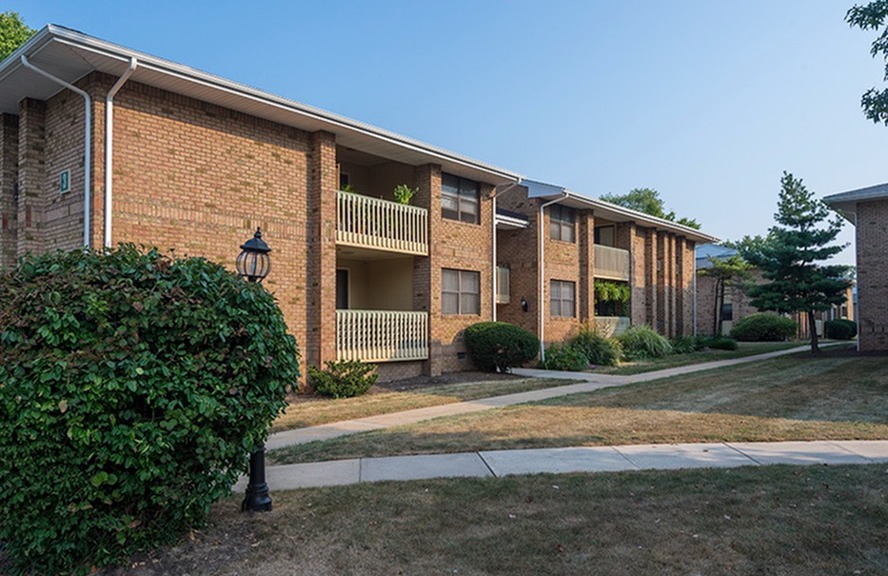 Welcome to Colony Oaks!