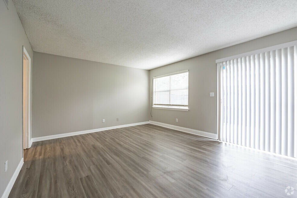 2x1.5TH | 2 Bed Apartment | Cedarview Townhomes