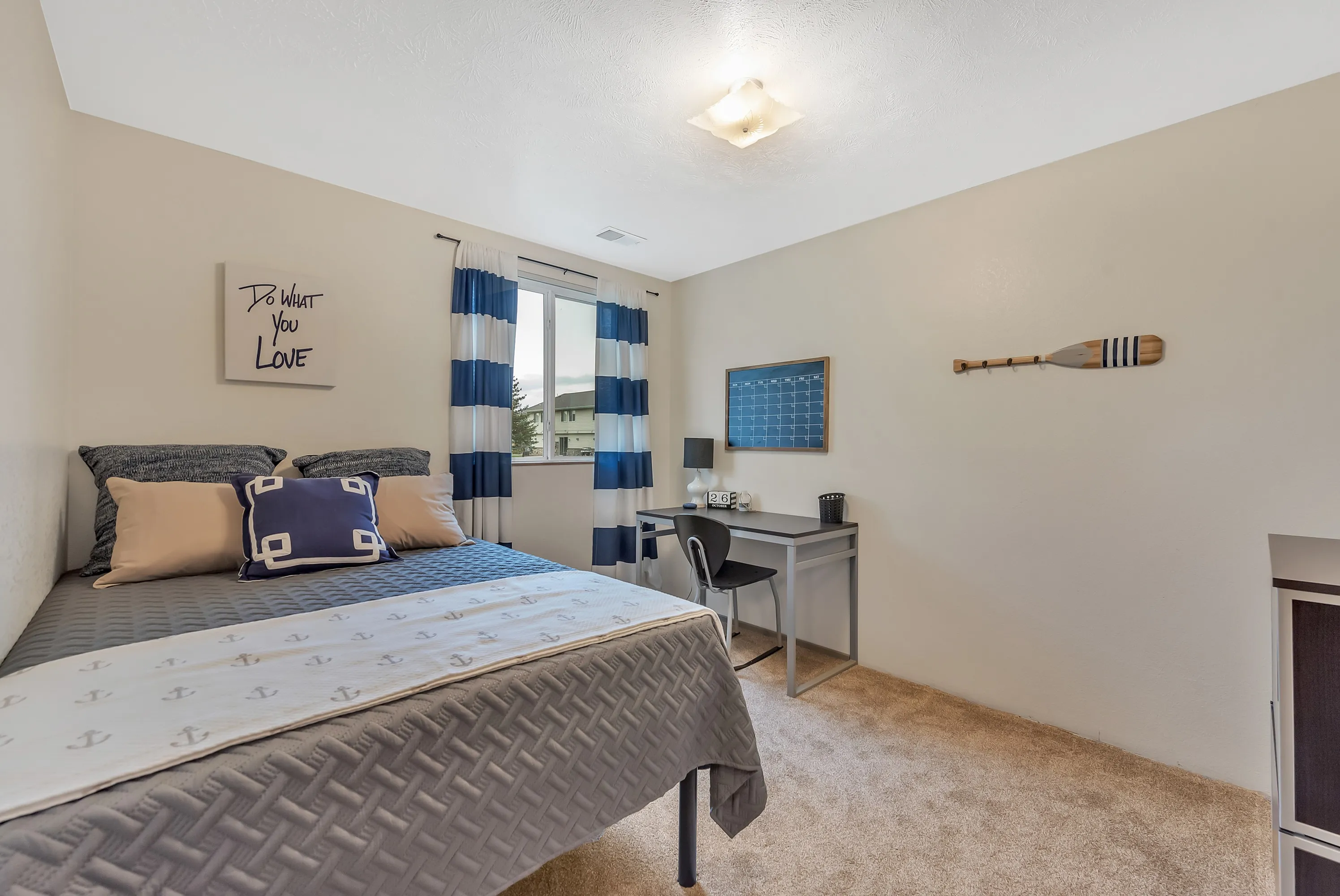 Center | 4 Bed Apartment | TRIO Center