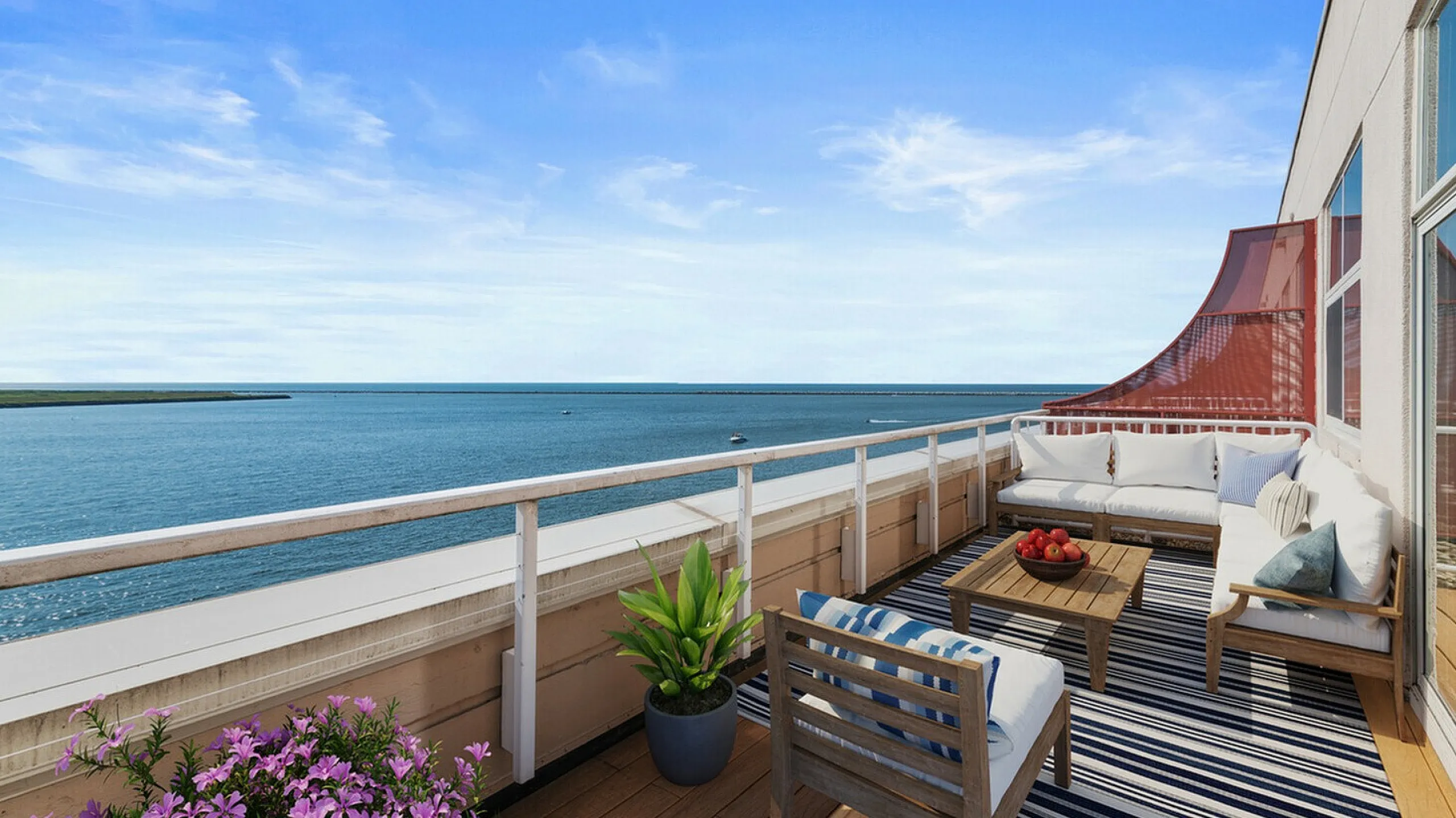 The Shoreline | Cleveland Apartments For Rent | Cuyahoga County