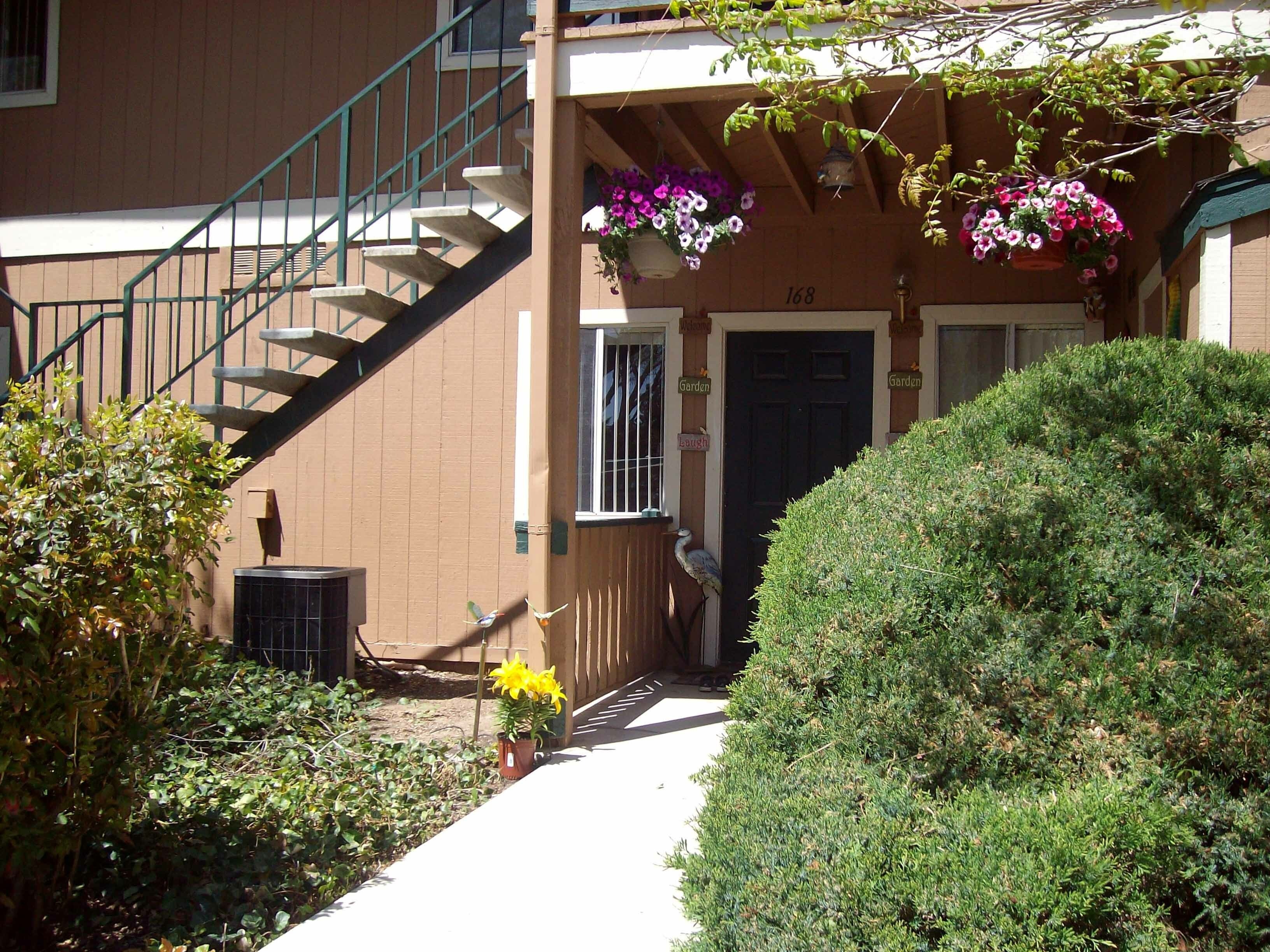 1 - 2 Bed Apartments - Check Availability | Brooktree Apartments