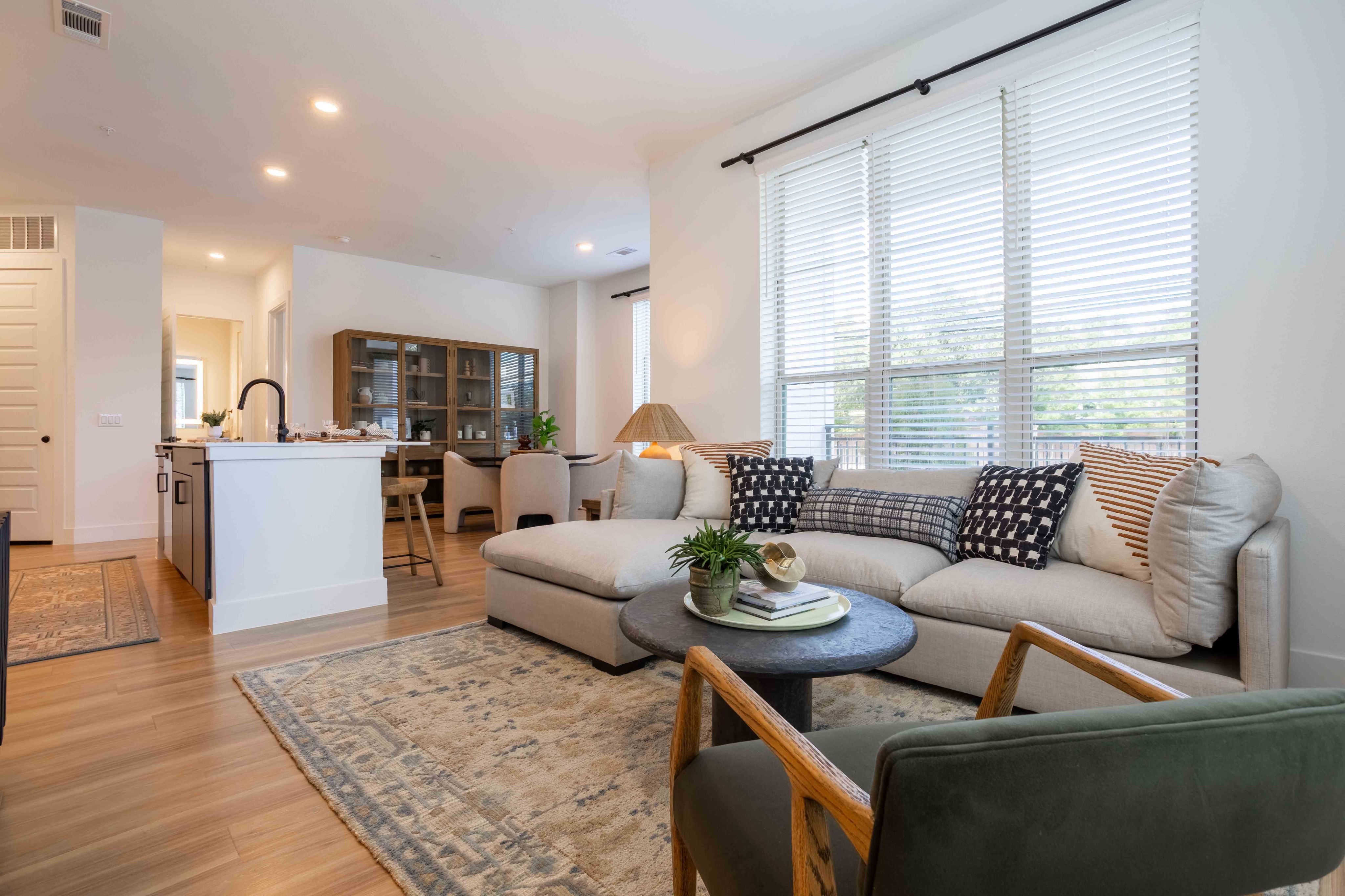View Photos of Caroline at Memorial, Apartments for Rent