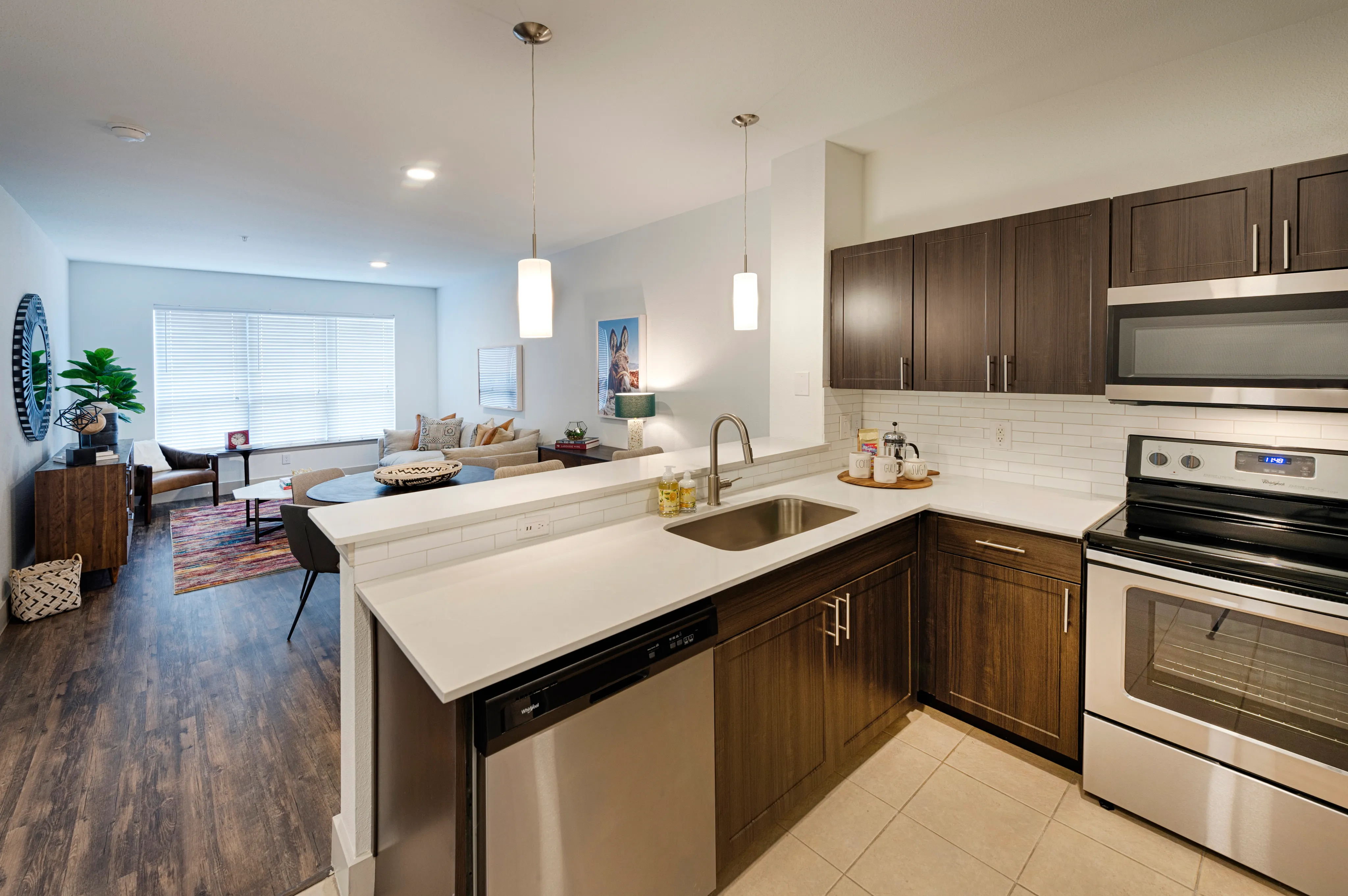 Gallery | Midtown Luxury Apartments | 2222 Smith Street
