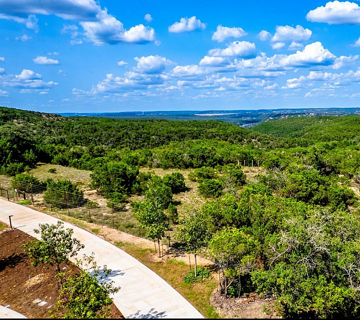 Pearl Bee Cave | Apartments In Bee Cave, TX