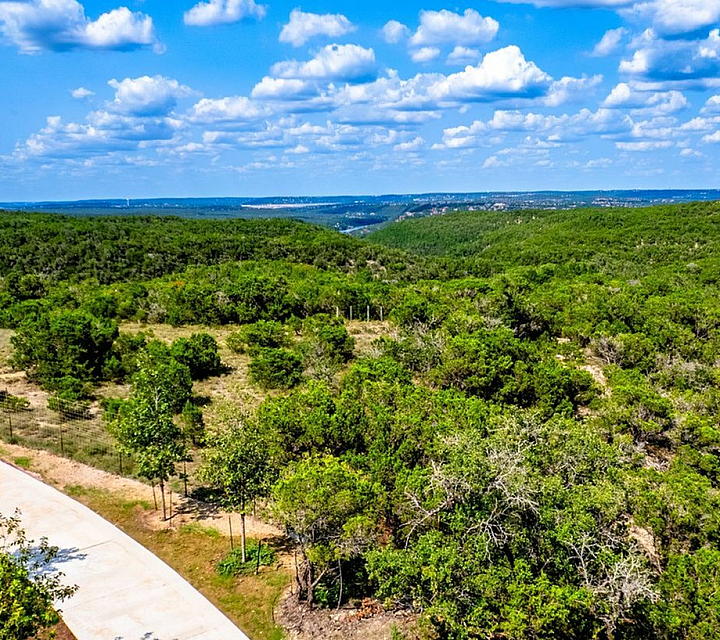 Pearl Bee Cave | Apartments In Bee Cave, TX
