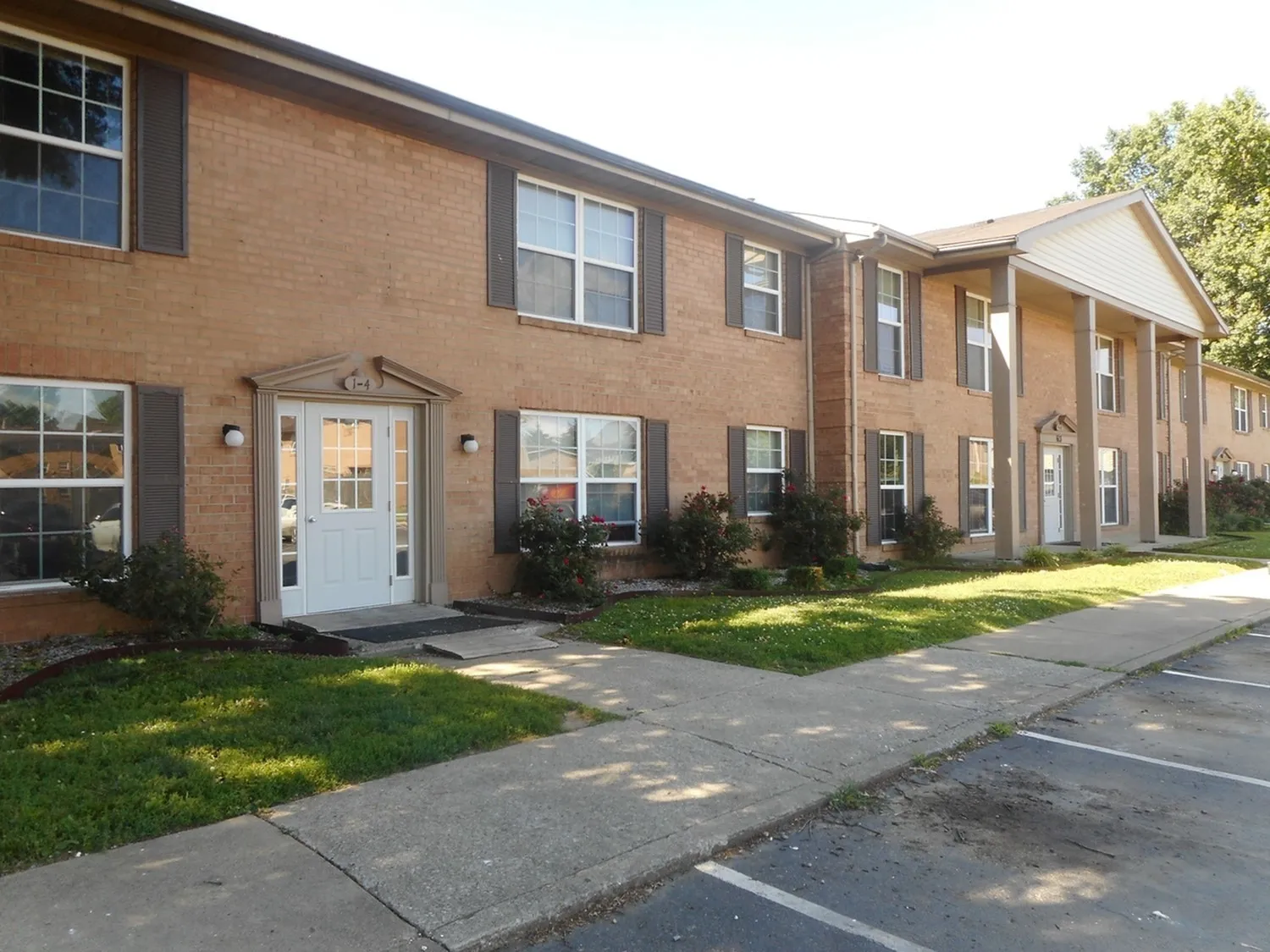 View Photos | River Chase Apartments