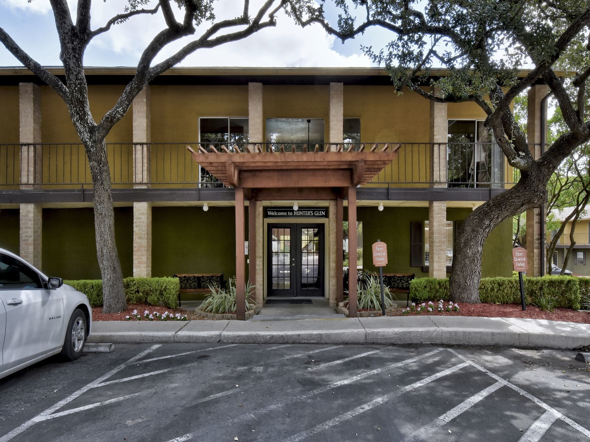 See Hunter’s Glen Apartments in San Antonio | Gallery