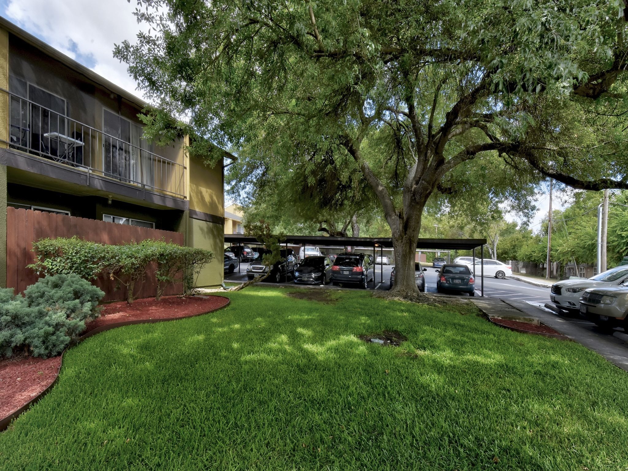 See Hunter’s Glen Apartments in San Antonio | Gallery