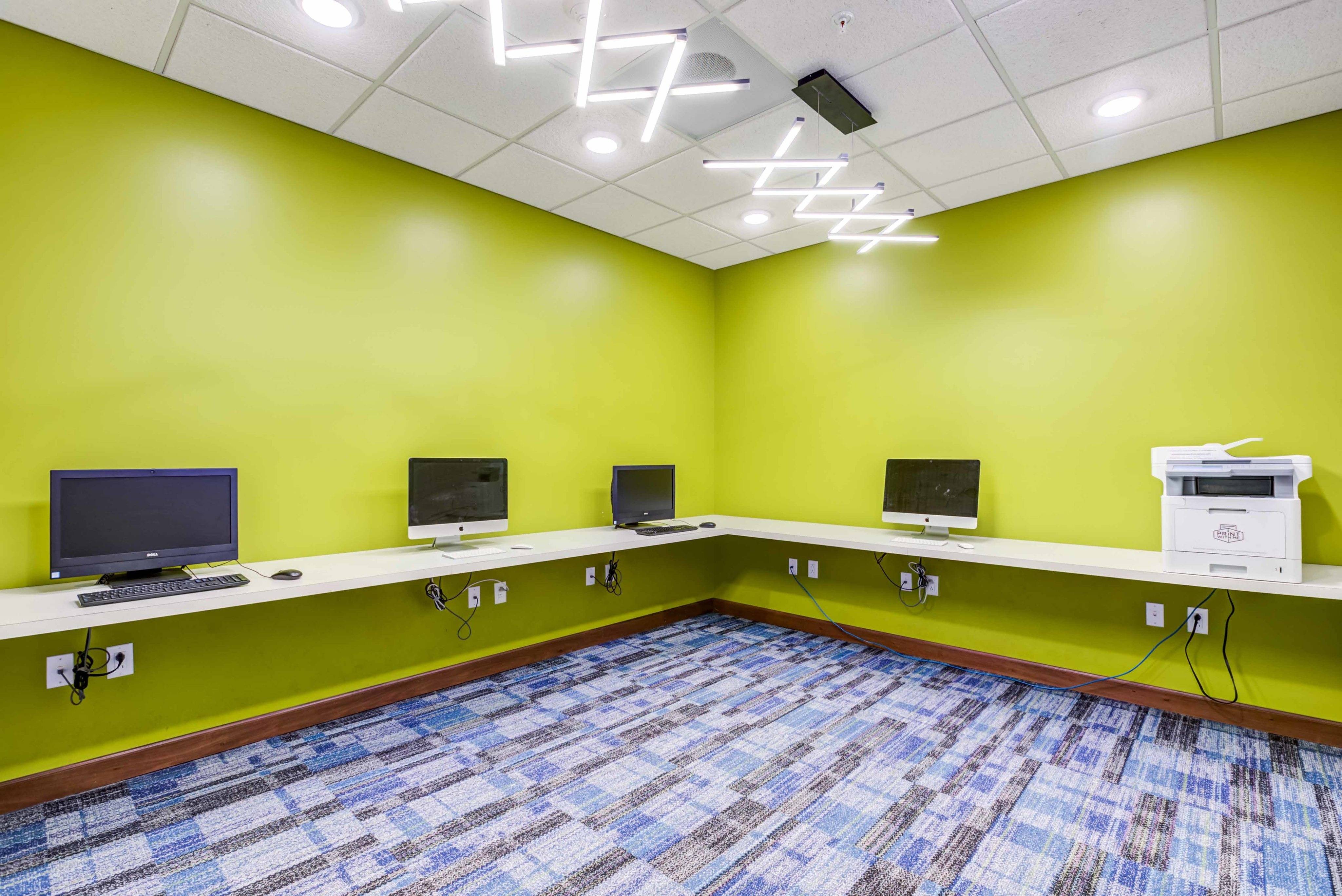 View Photos of 2700 Lincoln Student Apartments in Ames