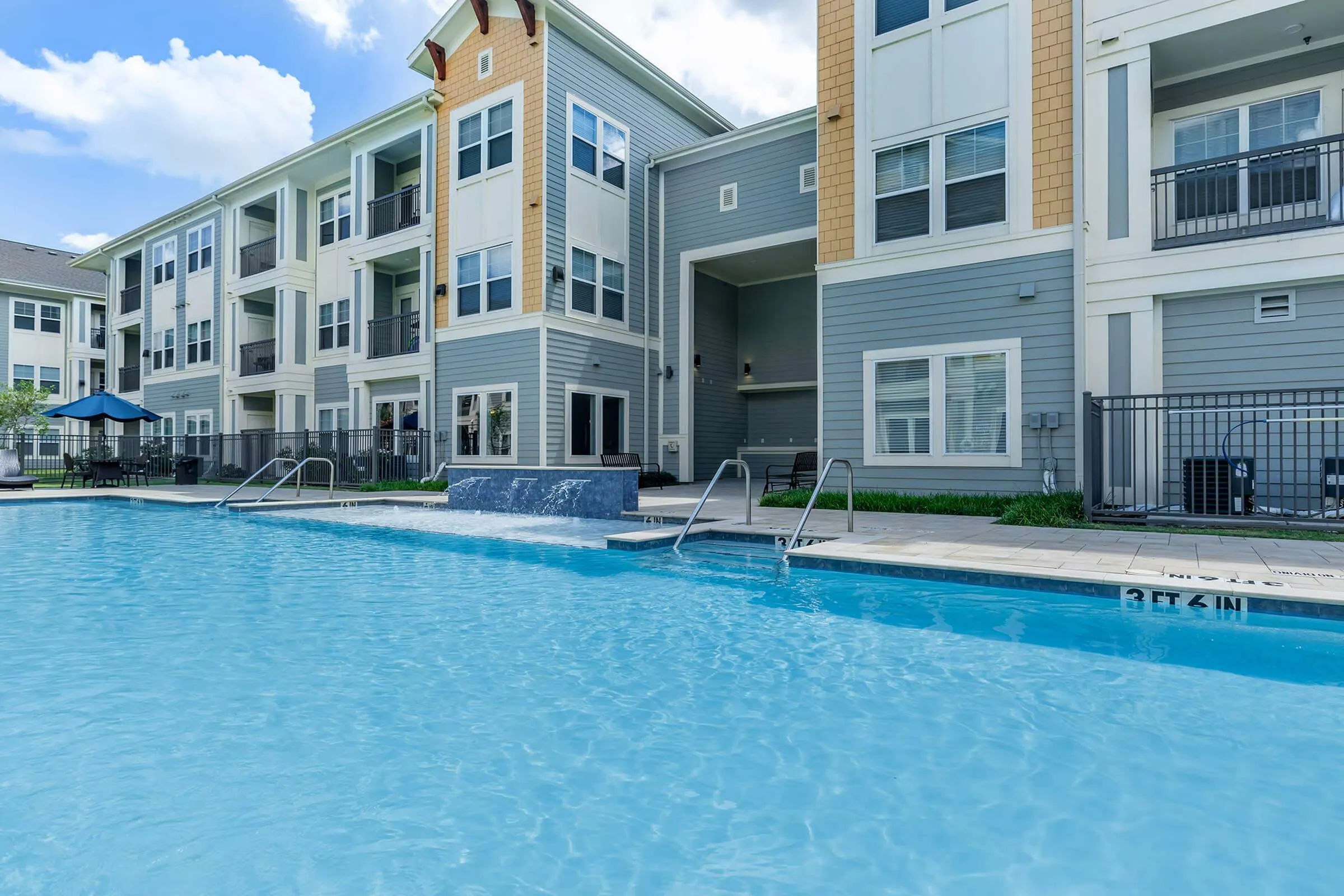 The Broadway Amenities | Affordable South Houston Apartments