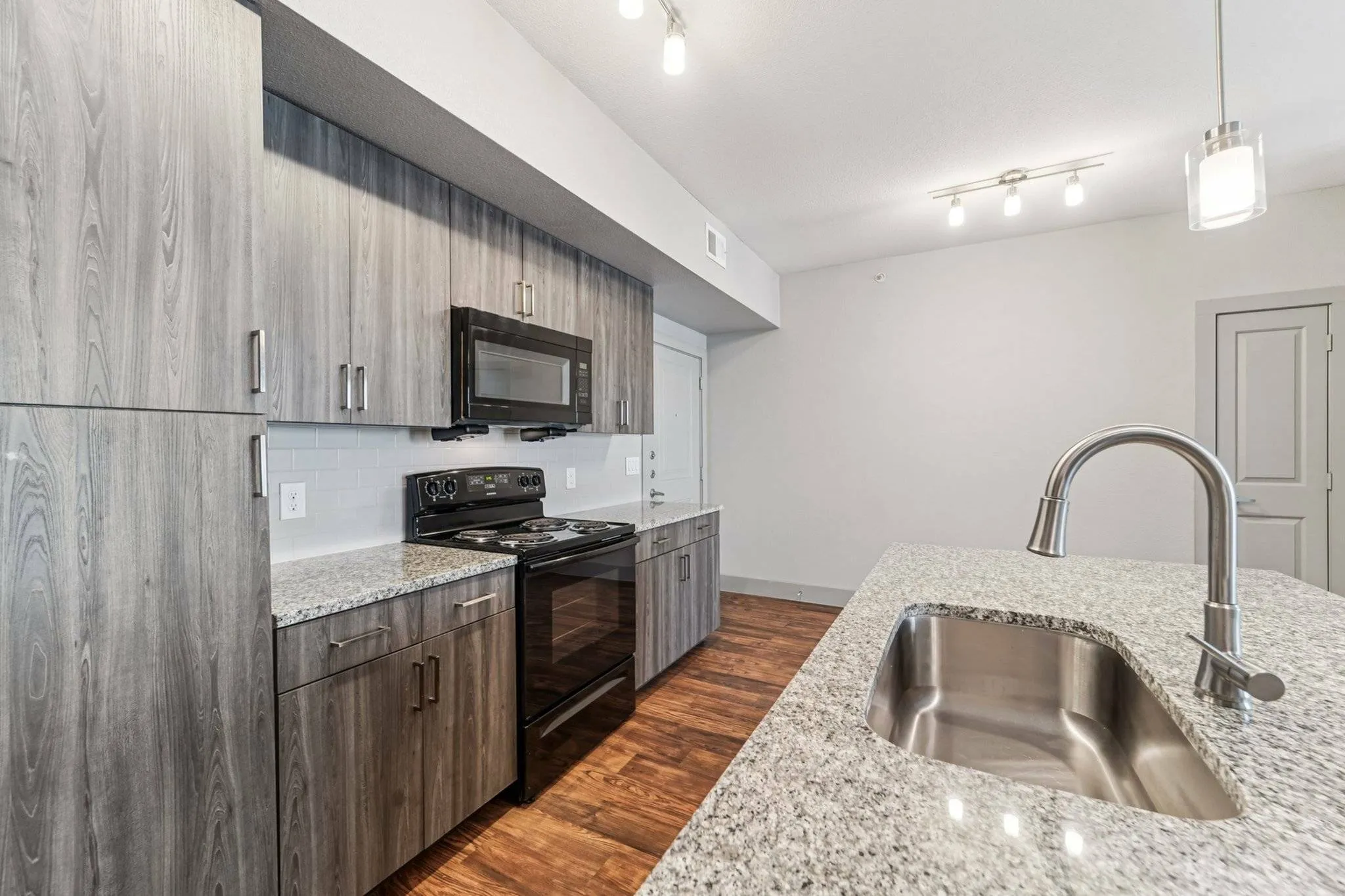 The Broadway Amenities | Affordable South Houston Apartments