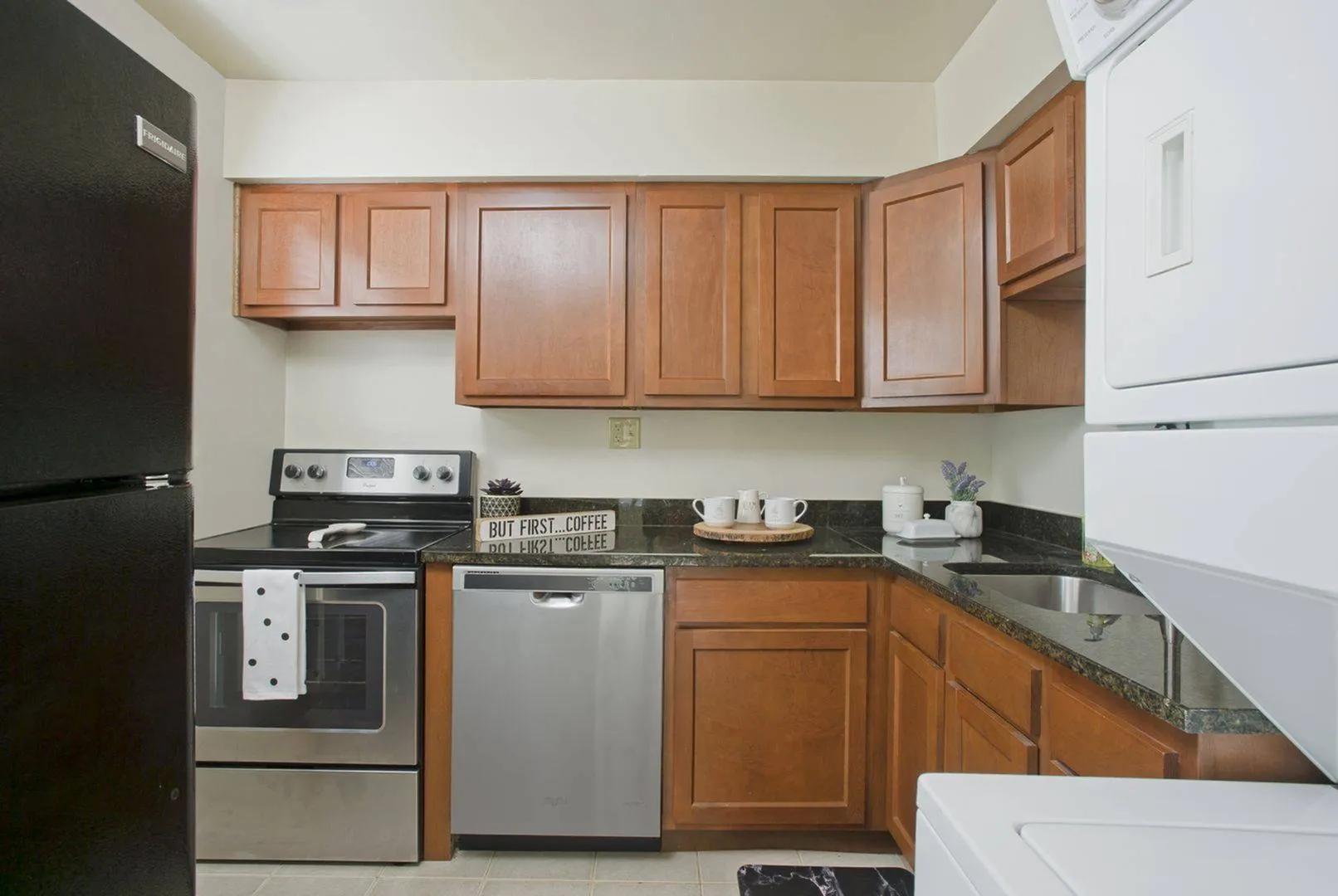 View Photos | Ruxton Landing