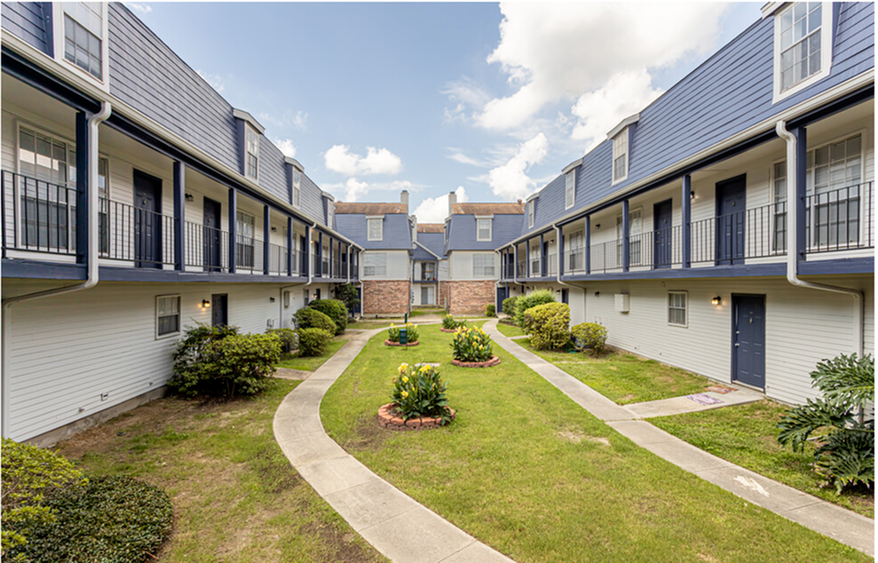 View Photos | Stonebridge Manor