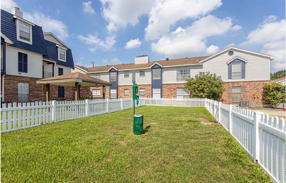 View Photos | Stonebridge Manor