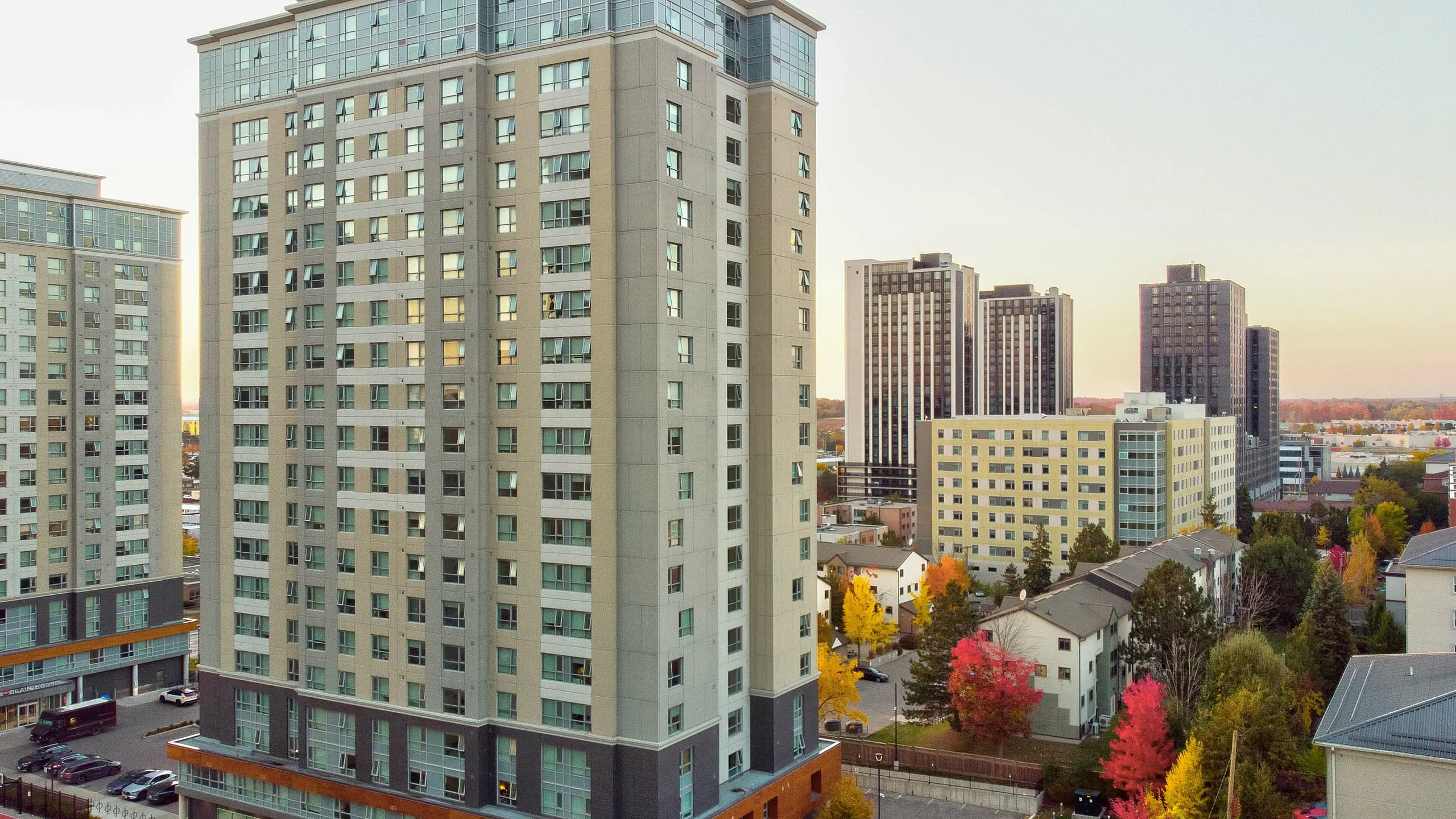 Student Housing Waterloo - Off-Campus Student Apartments Waterloo, ON
