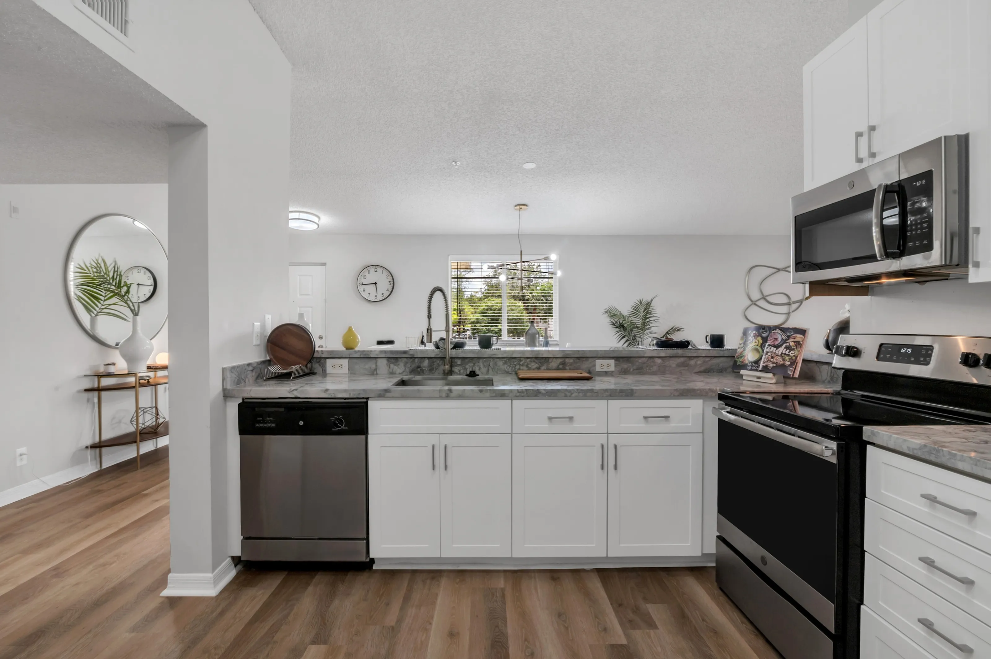 Boca Raton Apartments & Townhomes For Rent | Photos | Arbor Oaks