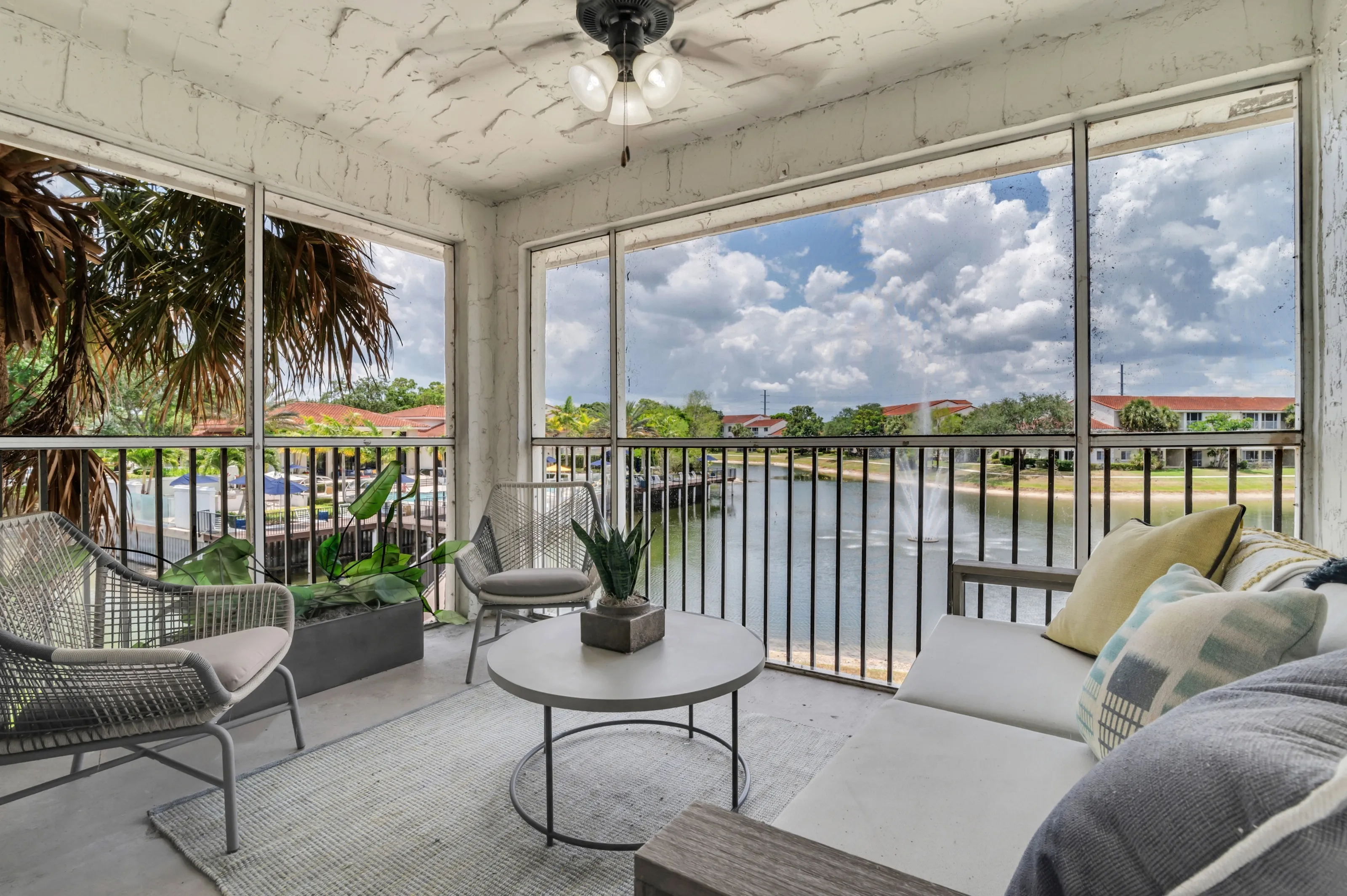 Boca Raton Apartments & Townhomes For Rent | Photos | Arbor Oaks