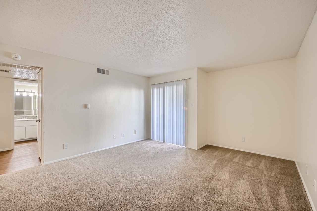 View Photos of Our Rise Heather Ridge Apartments.