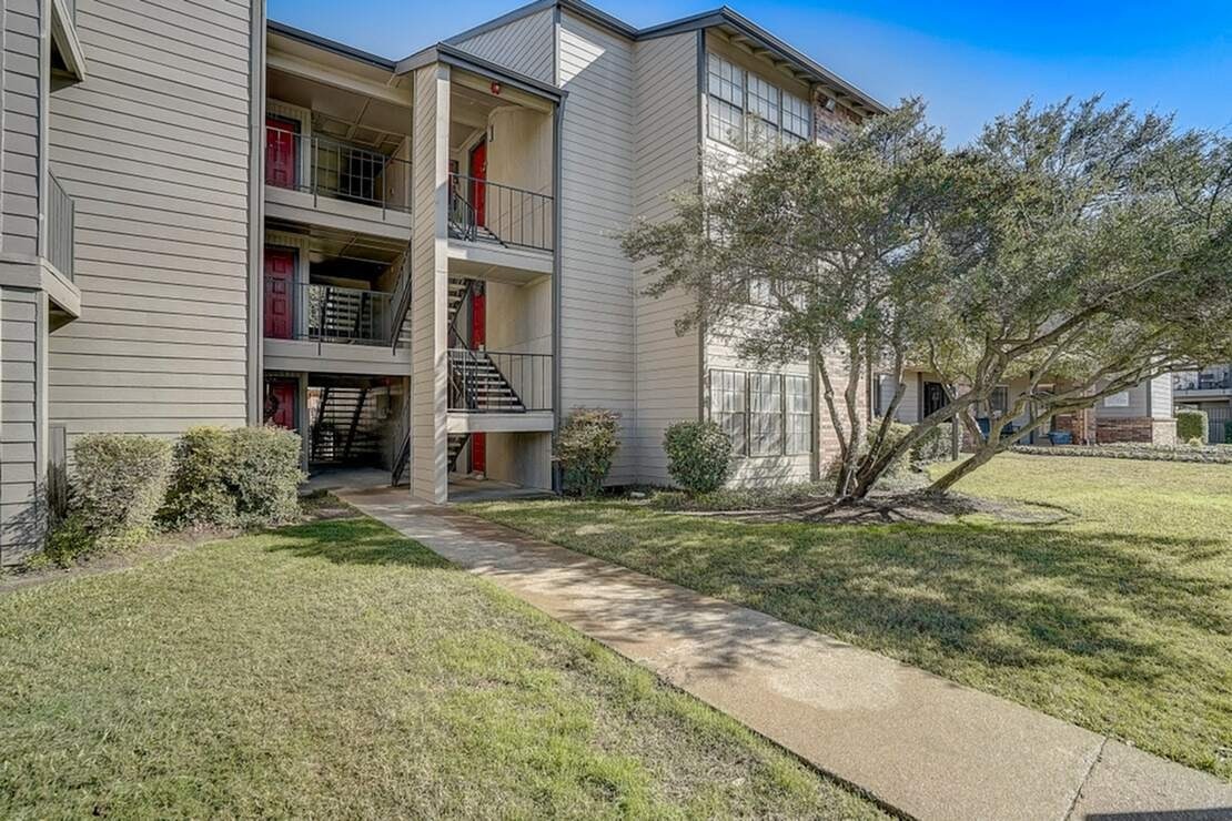 View Photos of Rise Spring Pointe Apartments for Rent.