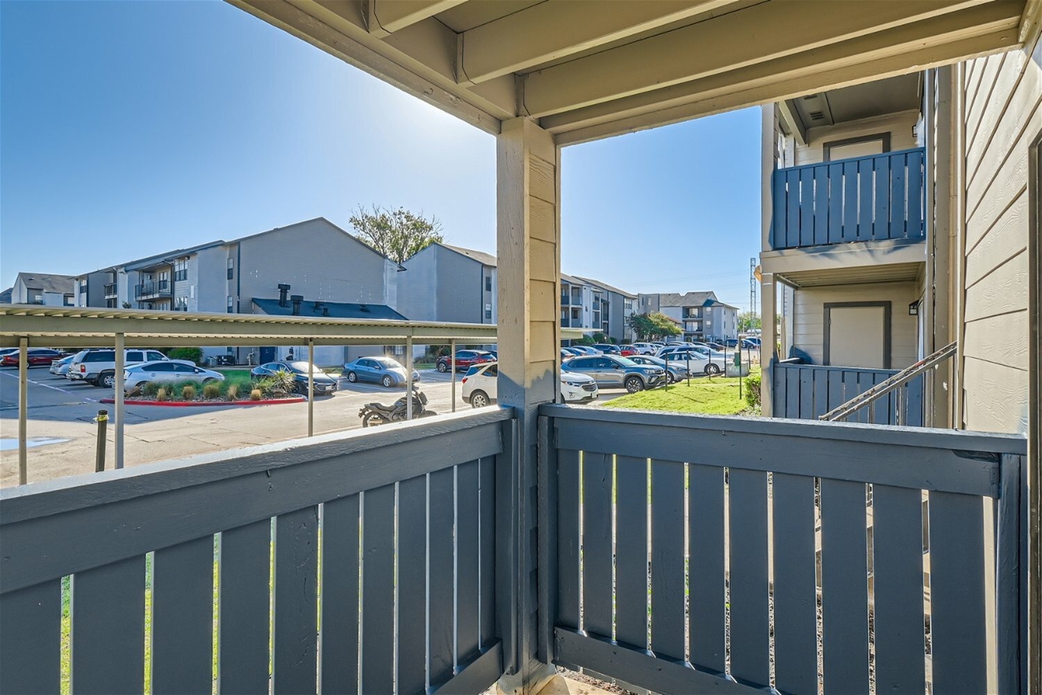 View Photos of Rise Spring Pointe Apartments for Rent.