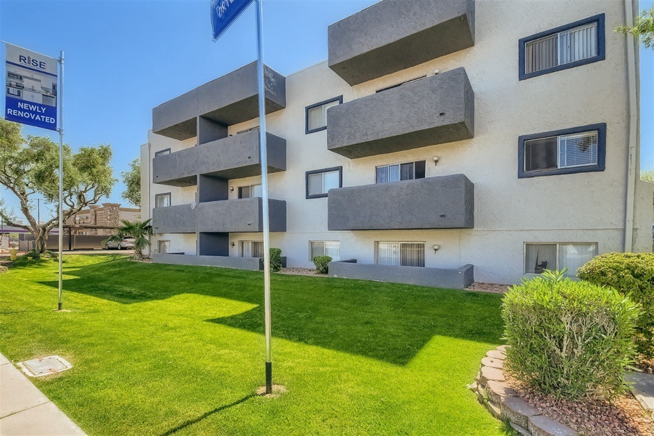 View Photos of Rise at Dobson Ranch Apartments for Rent