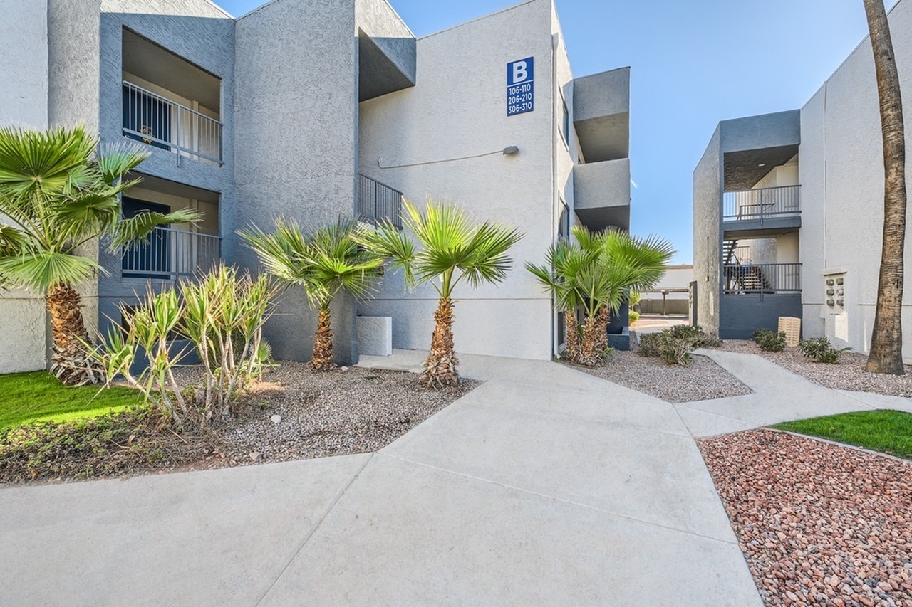 View Photos of Rise at Dobson Ranch Apartments for Rent