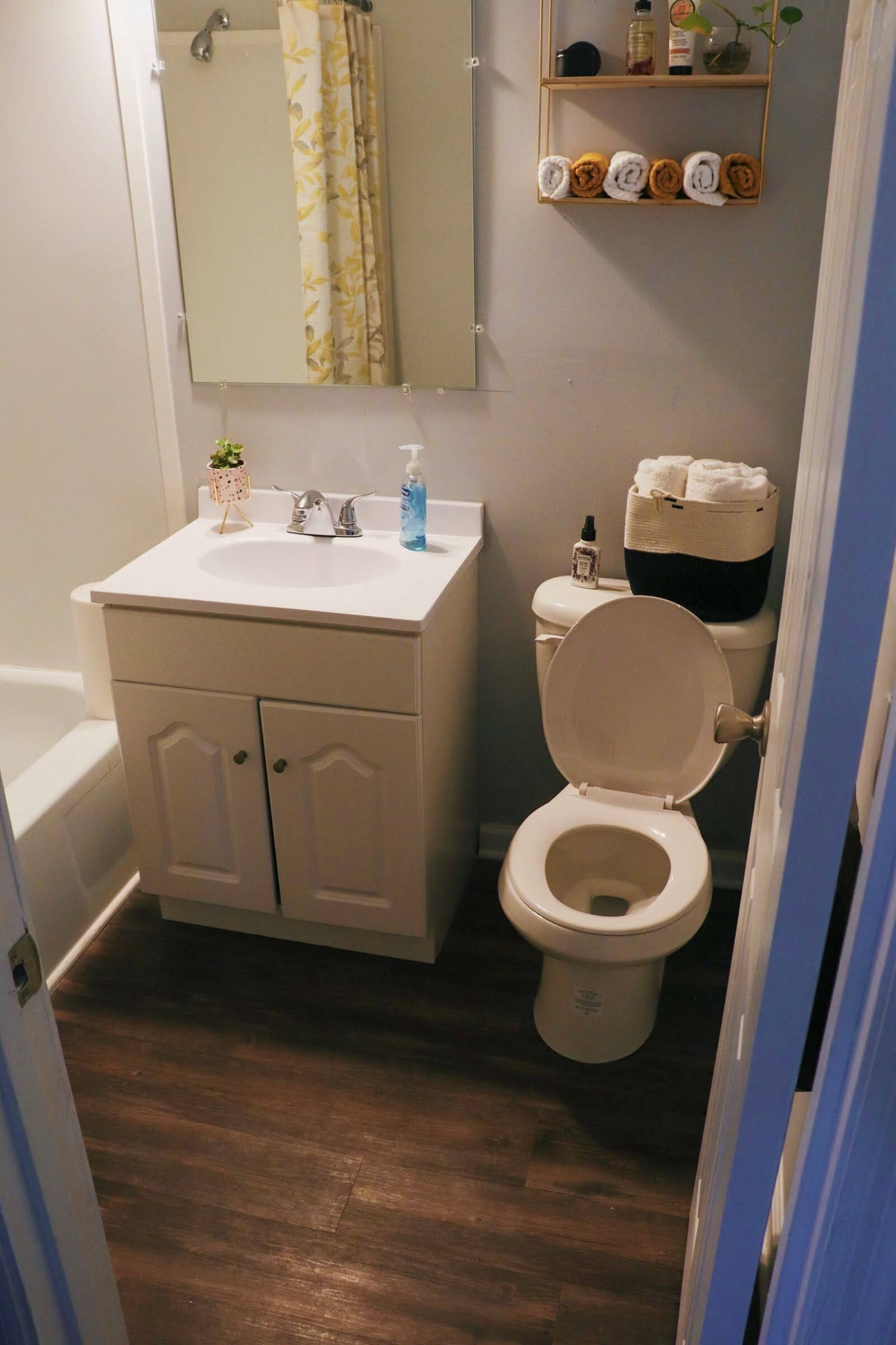 1 Bed Apartments - Check Availability | North Corner Pointe