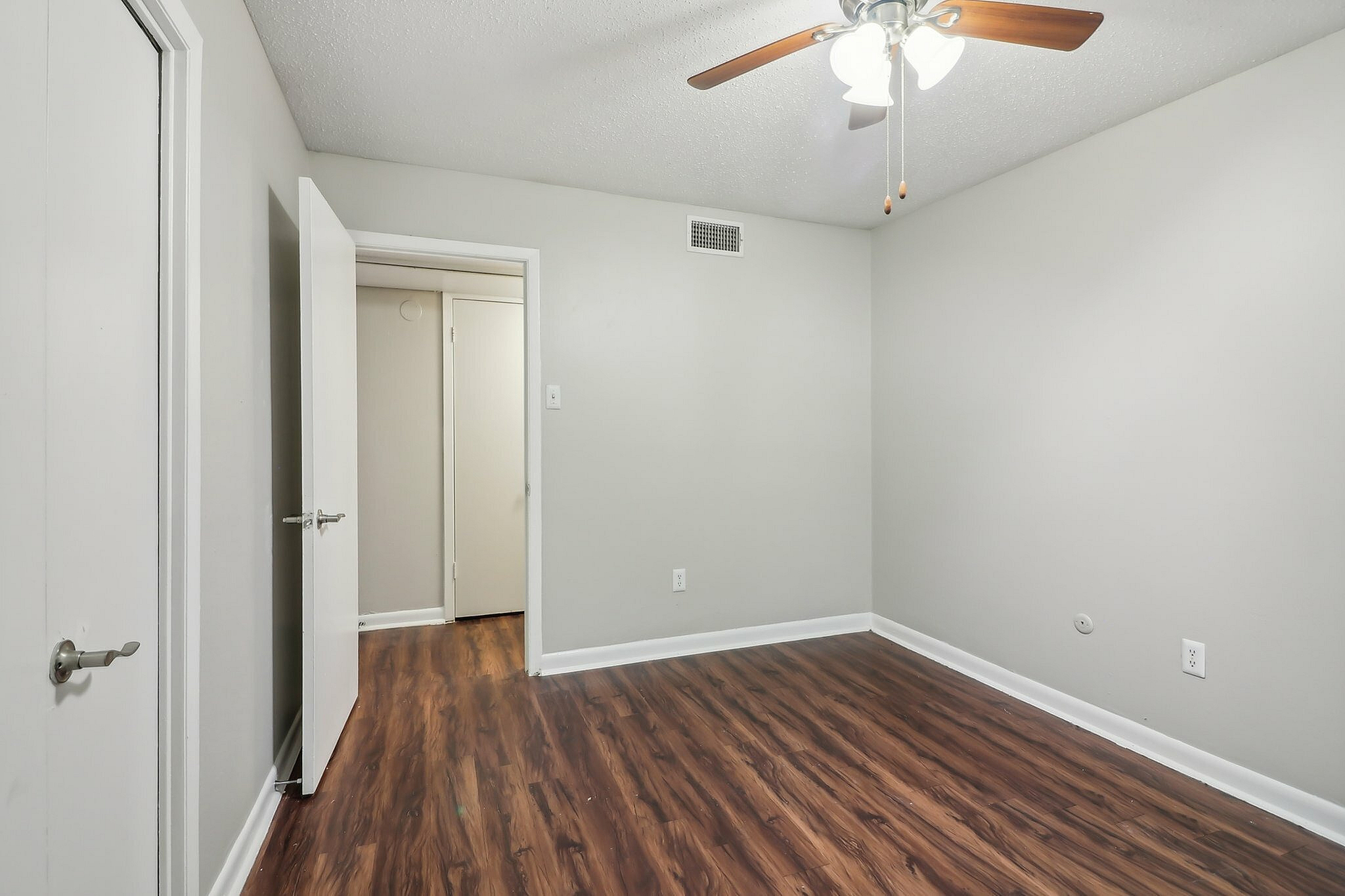 Photos & Tour | Apartments in Ft Worth, TX | Xander at James