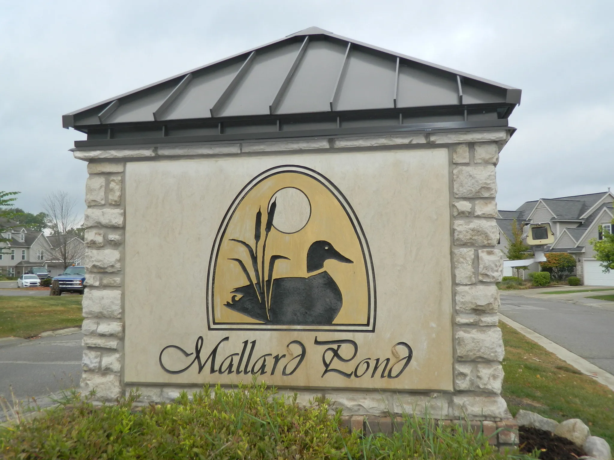 View Photos & Take A Virtual Tour | Mallard Pond Apartments & Condos