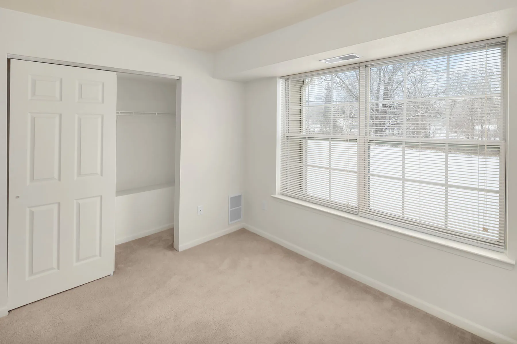 BUNGALOW | 1 Bed Apartment | Mallard Pond Apartments & Condos