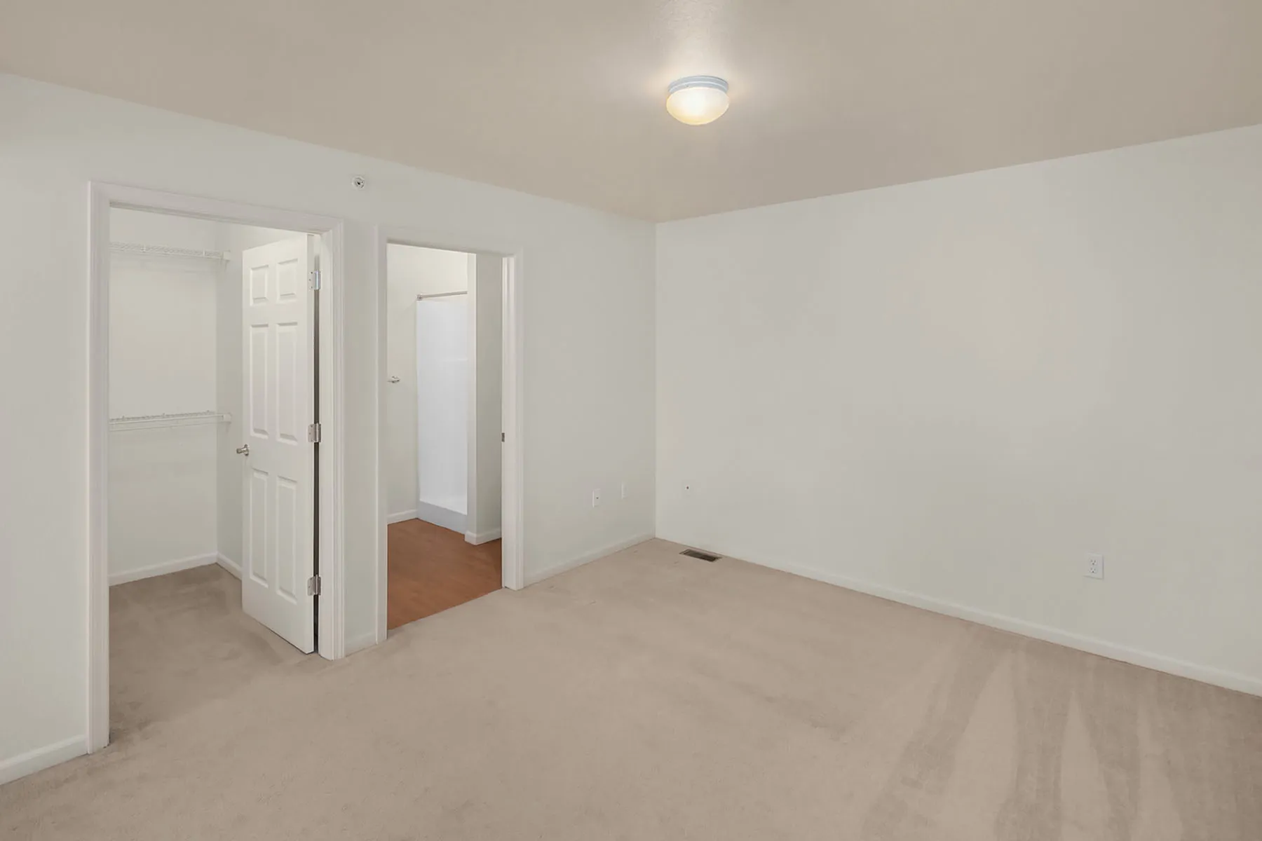 BUNGALOW | 1 Bed Apartment | Mallard Pond Apartments & Condos