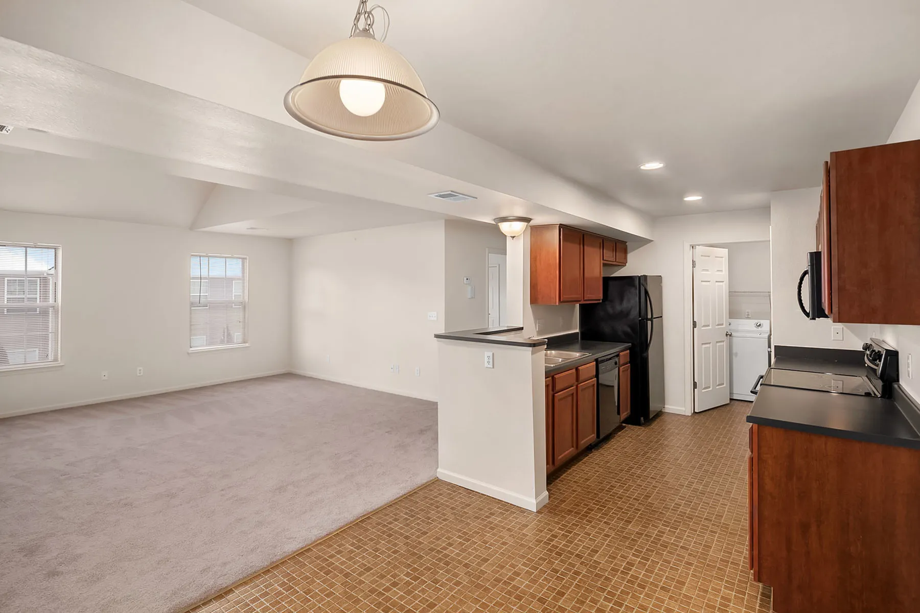 CHALET | 3 Bed Apartment | Mallard Pond Apartments & Condos