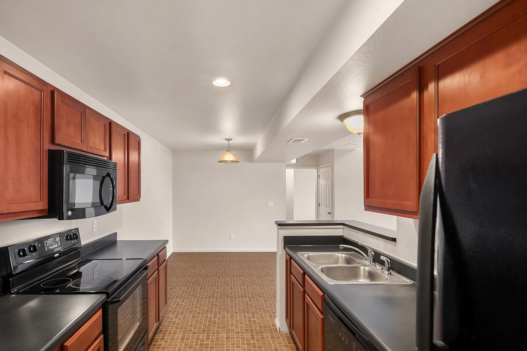 CHALET | 3 Bed Apartment | Mallard Pond Apartments & Condos